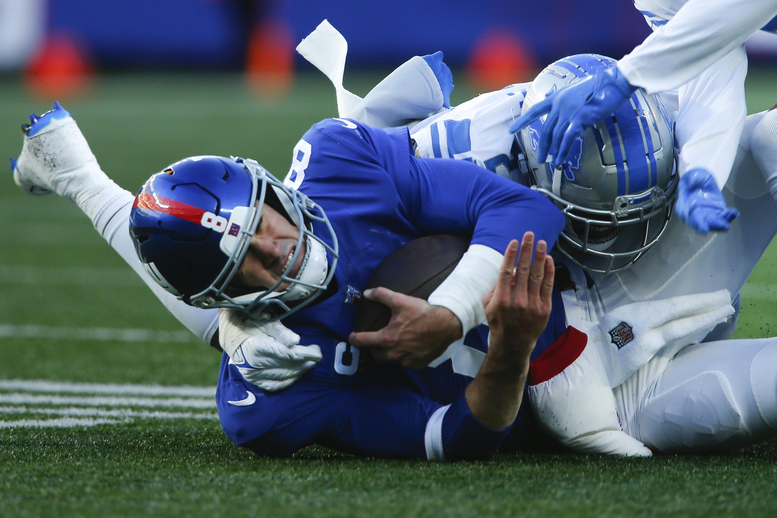 Giants suddenly have concerns following bad loss, injuries | AP News