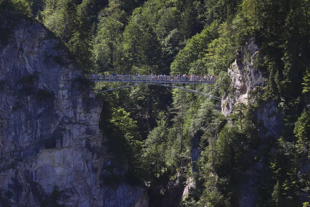 Two Illinois students pushed off cliff in Germany, one killed ...