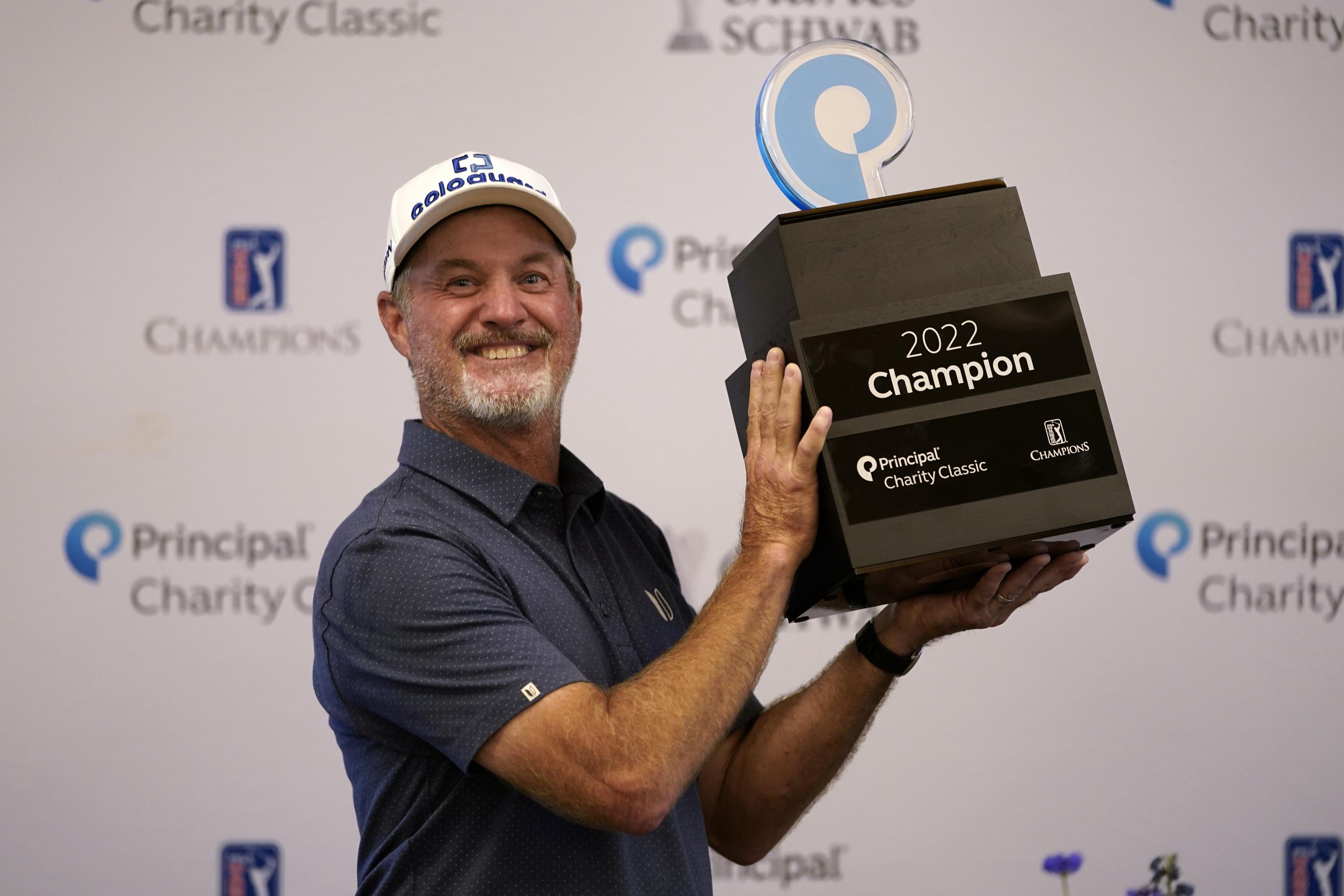 Jerry Kelly wins PGA Tour Champions playoff in Iowa | AP News