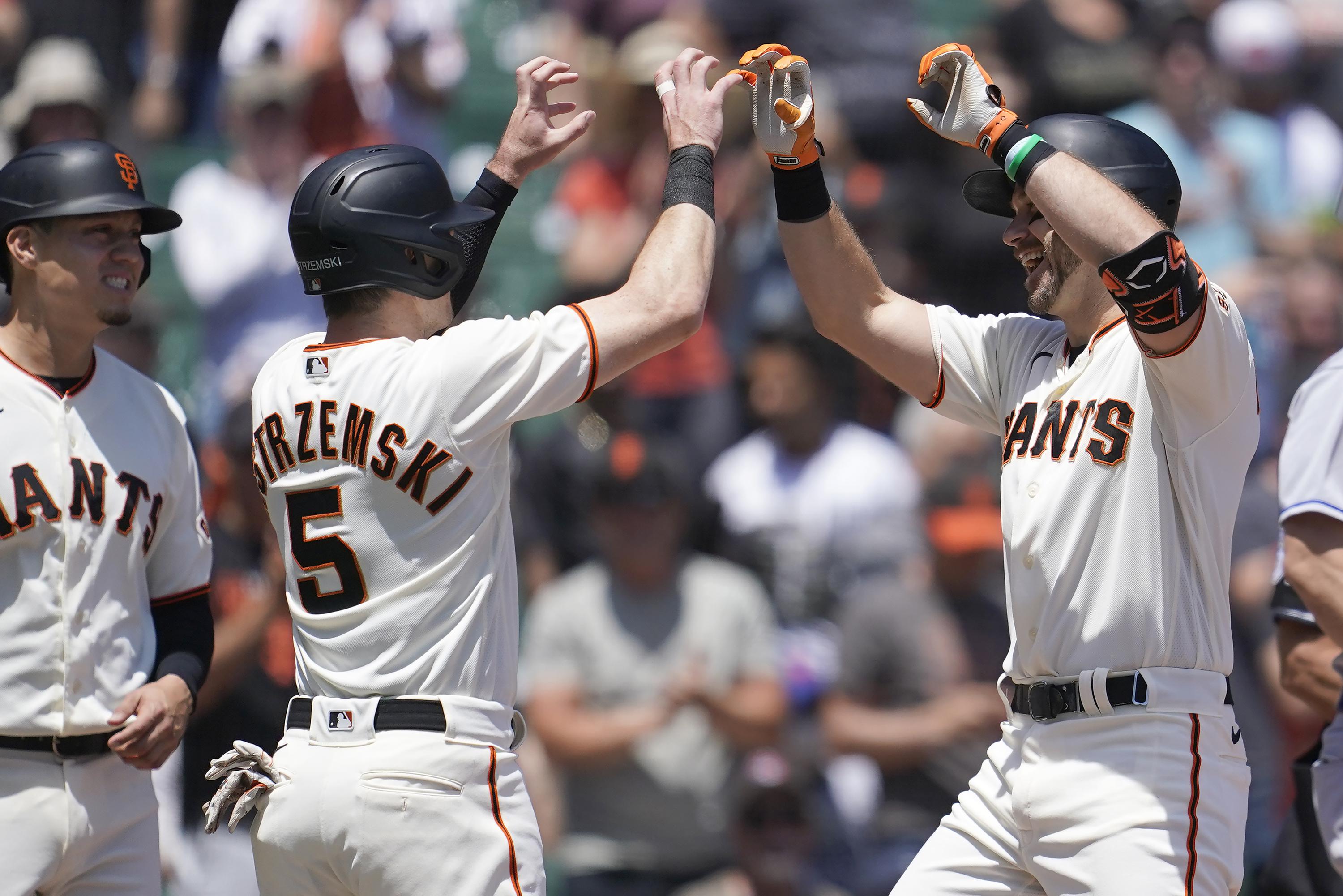 Longoria homers twice, Giants rout Mets 9-3, take 2 of 3 | AP News