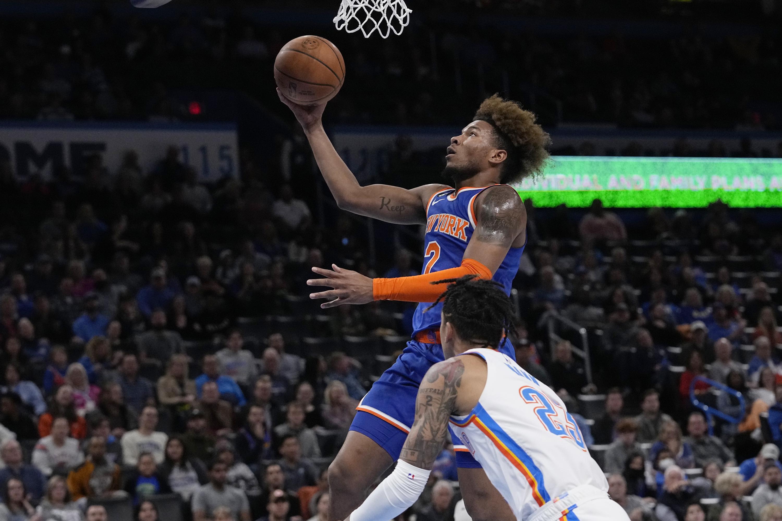 Knicks superan de visita por 129-119 al Thunder | AP News