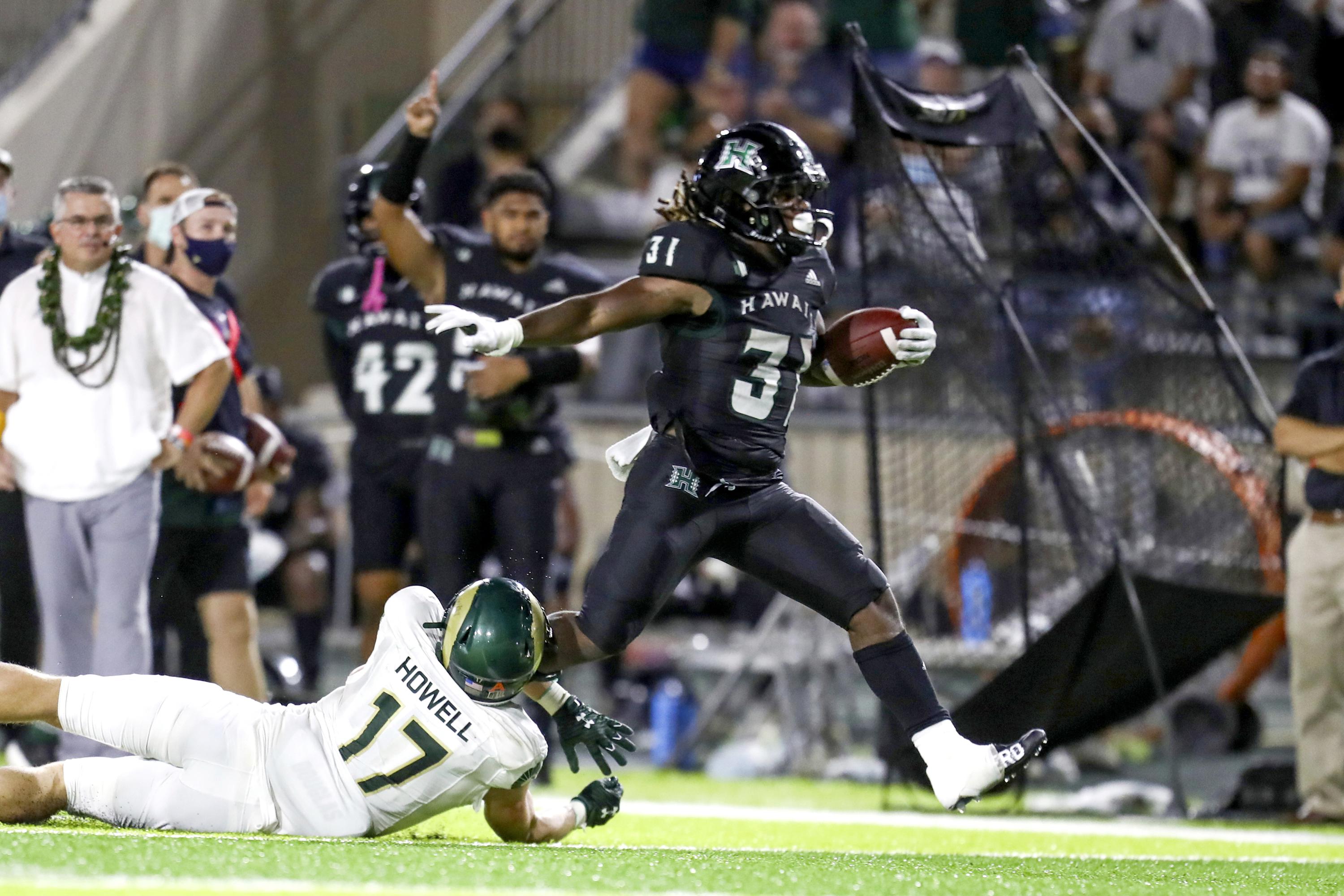 NCAA approves late addition to bowl lineup, 42nd game | AP News