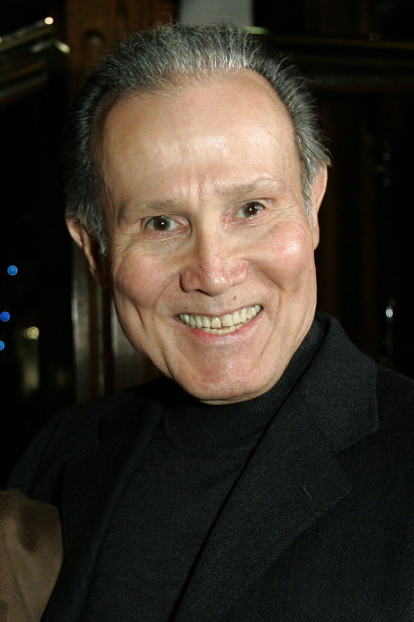 Fallece prolífico actor Henry Silva a los 95 años | AP News