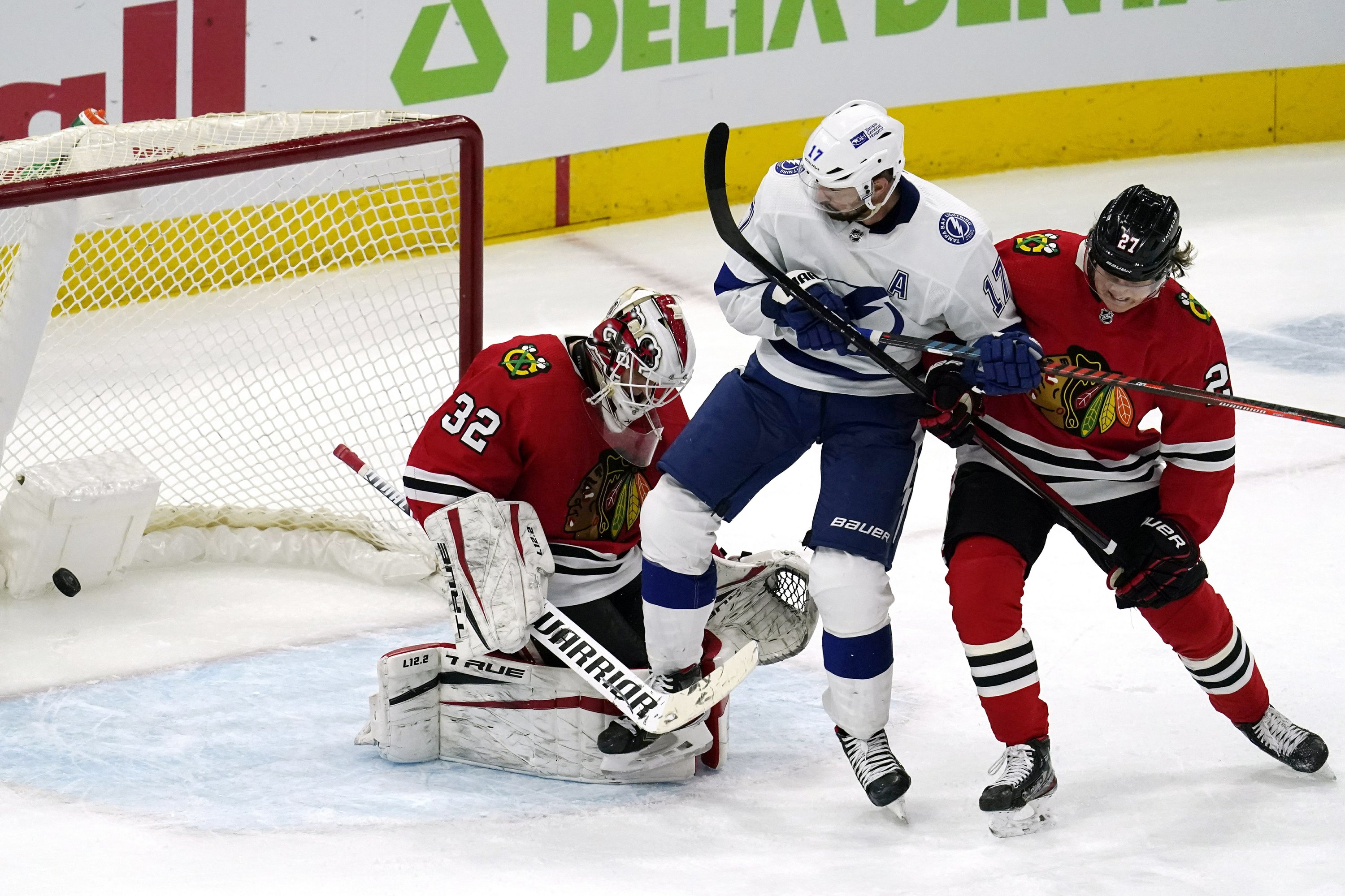 Lightning top Blackhawks on Killorn's horn-beating OT goal | AP News