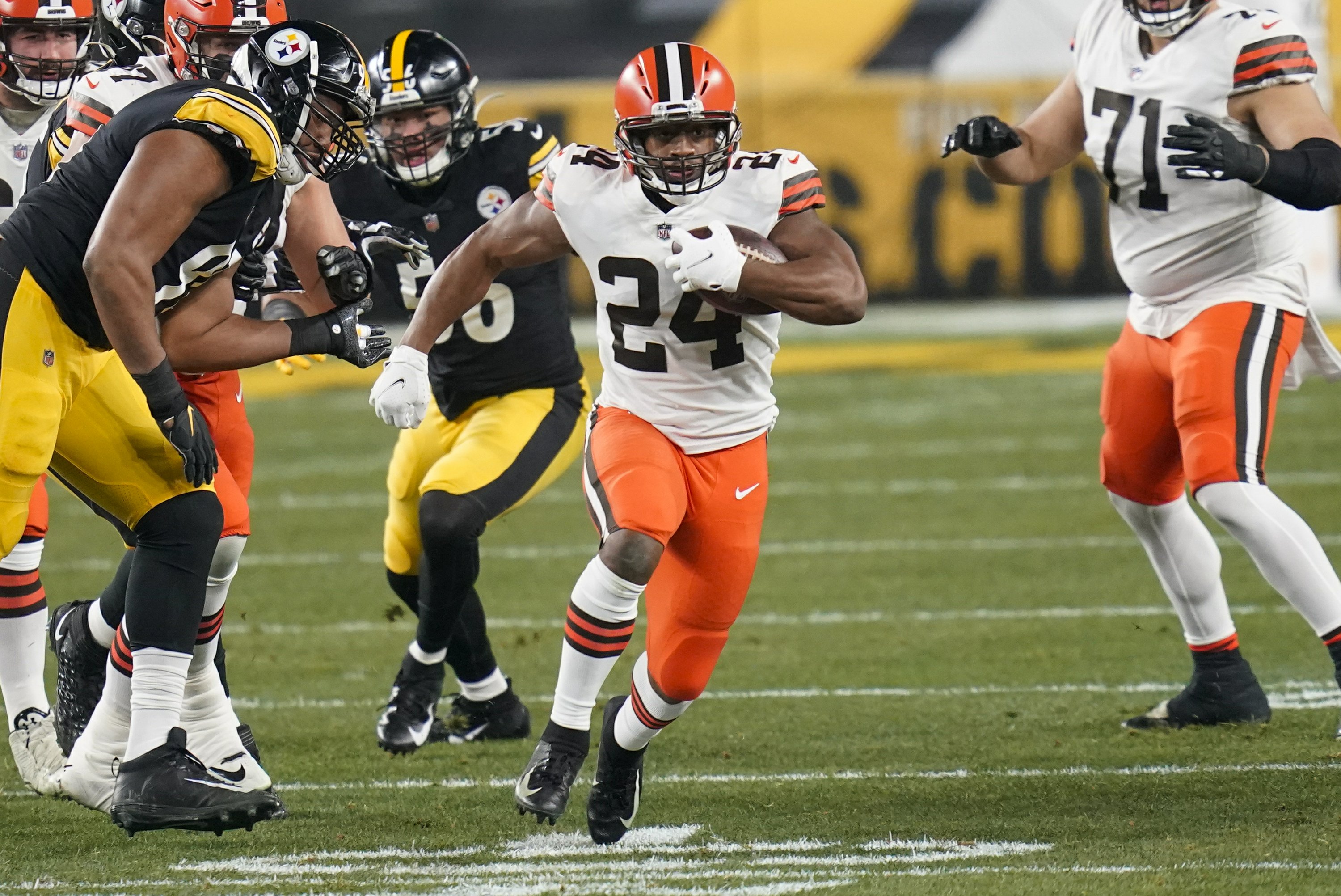 Same old Browns? Hardly. Cleveland drills Steelers 48-37 | AP News