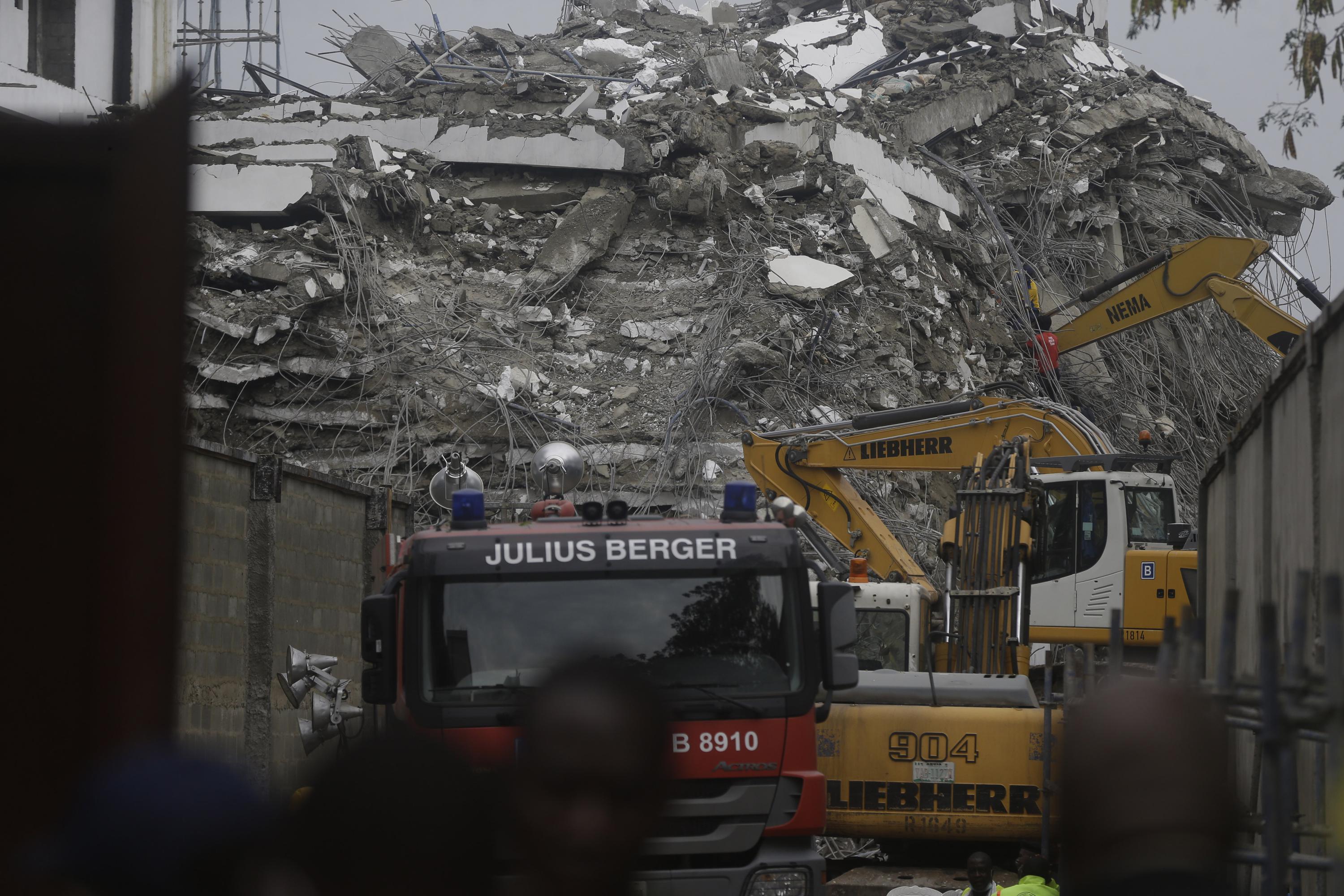 Death toll rises to 23 in Nigerian building site collapse | AP News