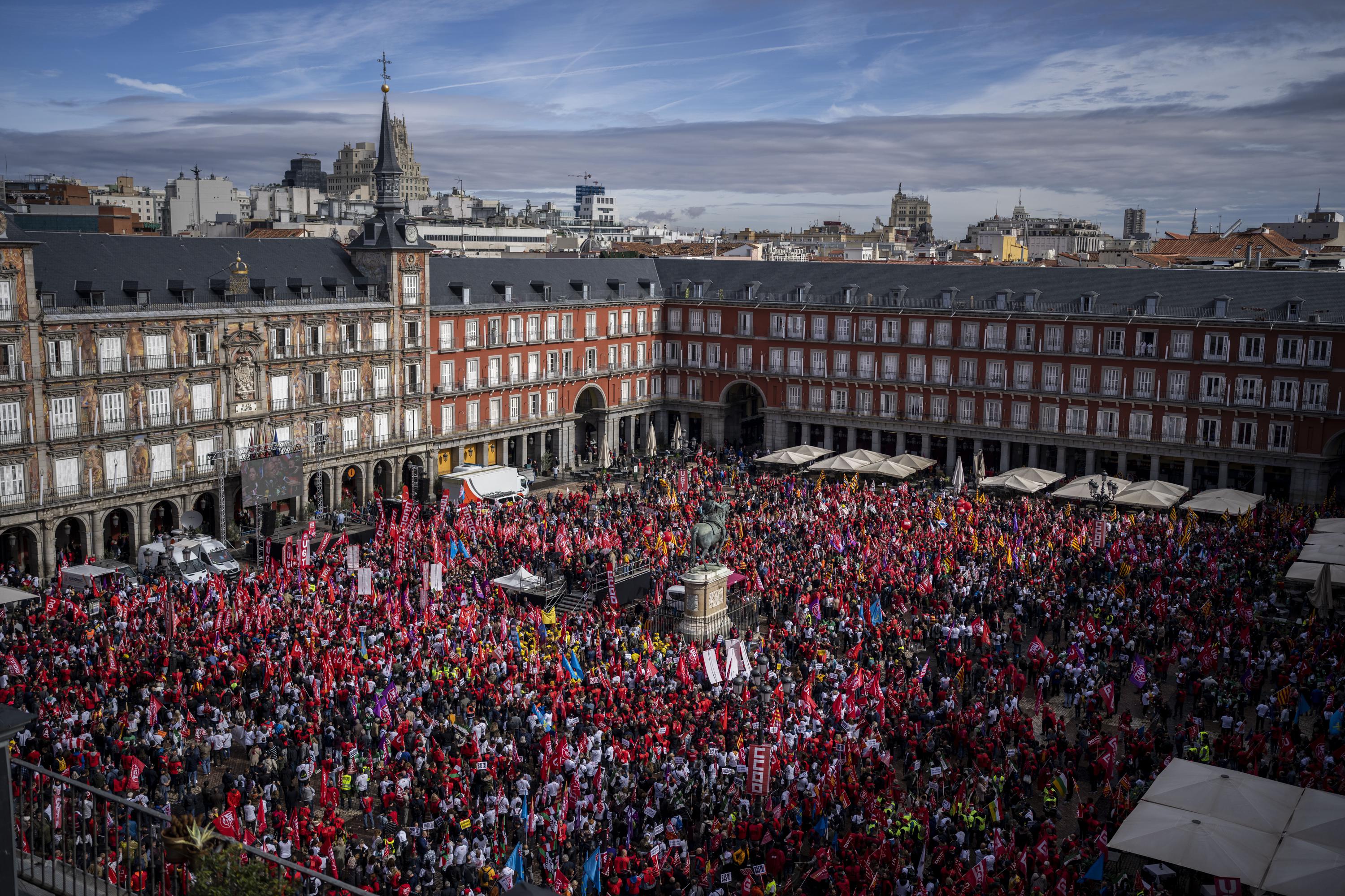 Spanish workers demand higher wages to ease inflation pinch | AP News
