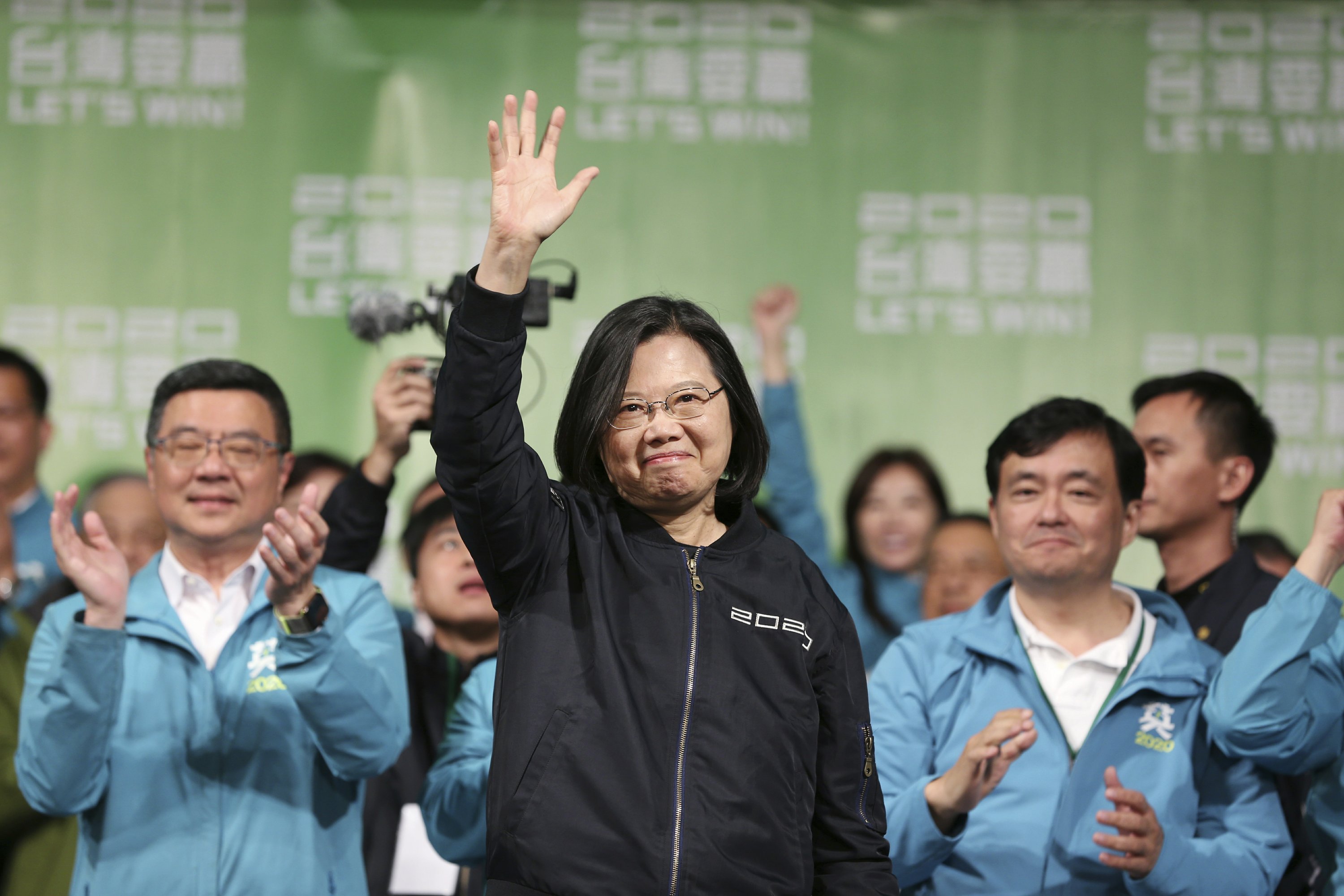 Taiwan's leader meets with US official after election win | AP News