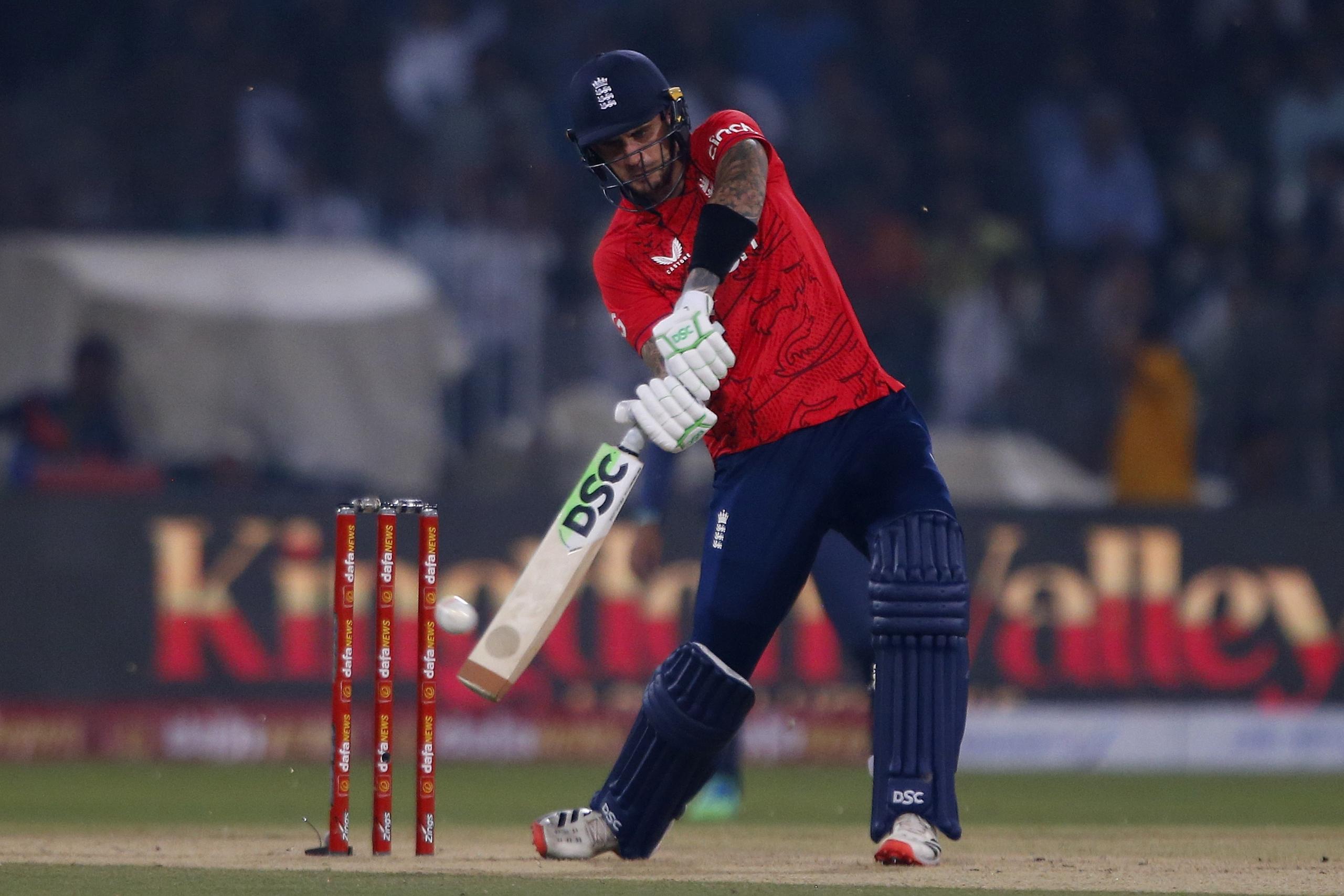 In-form England aims to hold both global white-ball titles | AP News