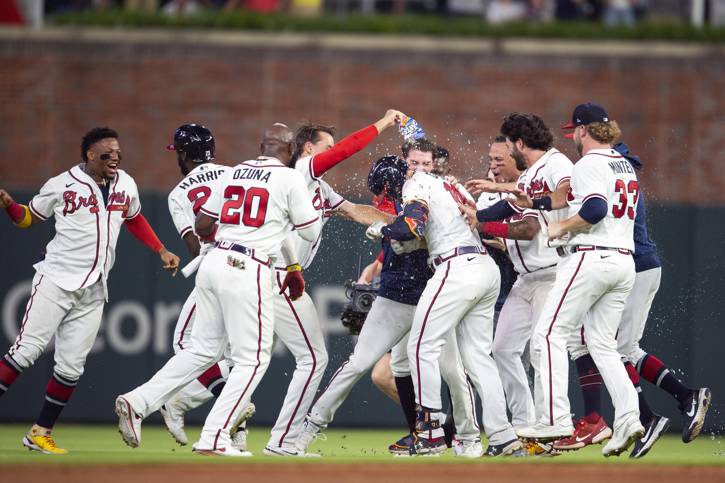 Duvall caps Braves' comeback in 9th for 4-3 win over Giants | AP News