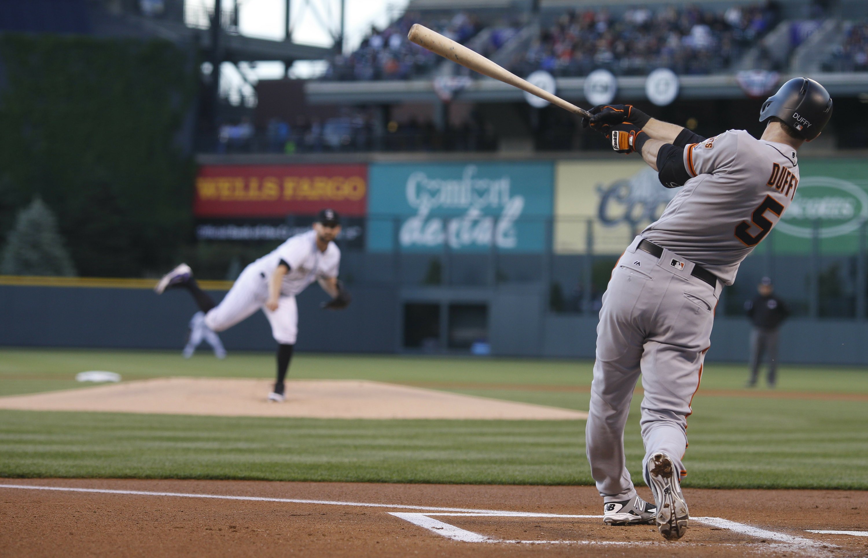 Chatwood lidera a Rockies en victoria 5-2 sobre Gigantes