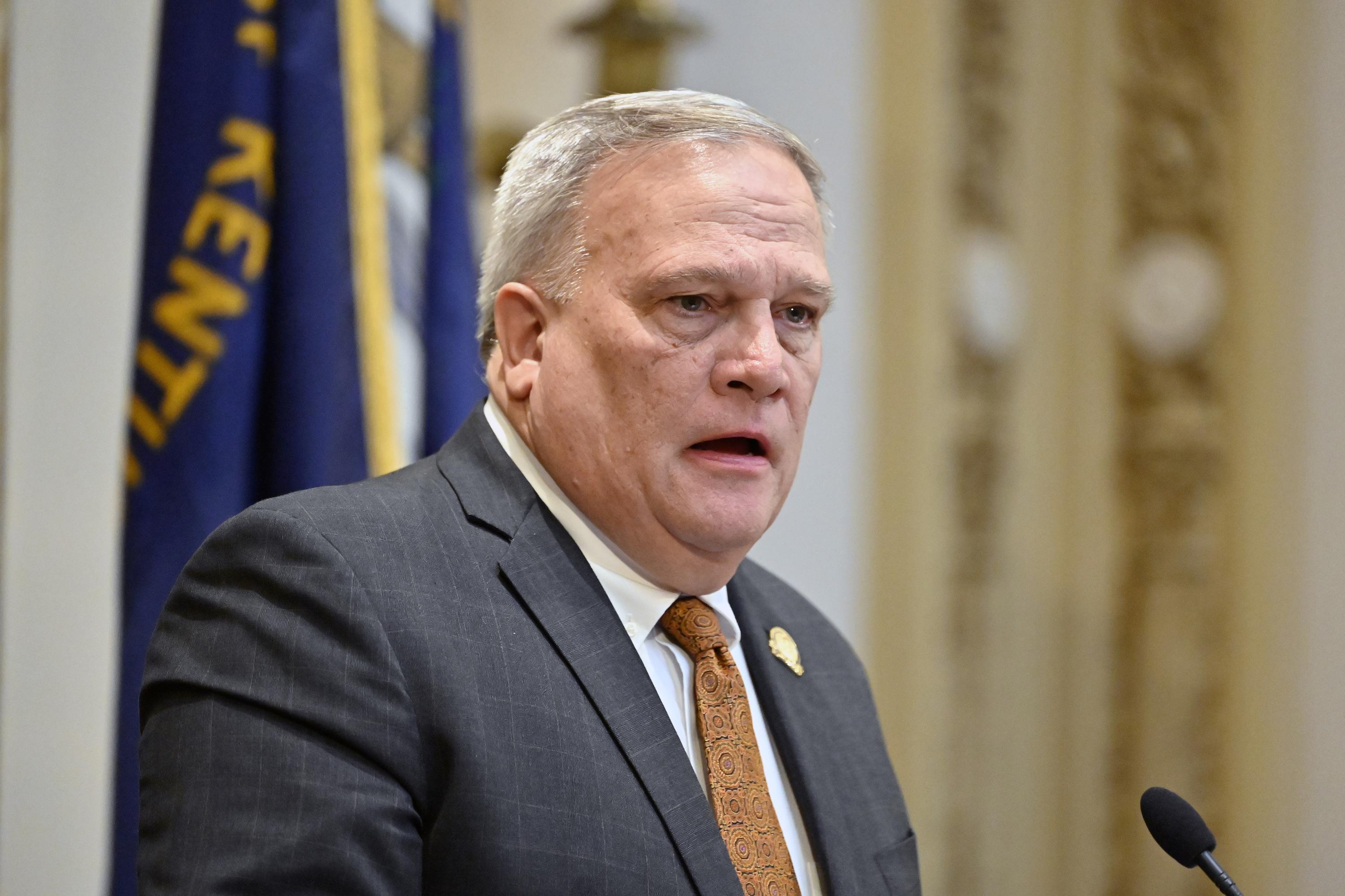 Kentucky GOP lawmakers put redistricting on fast track | AP News