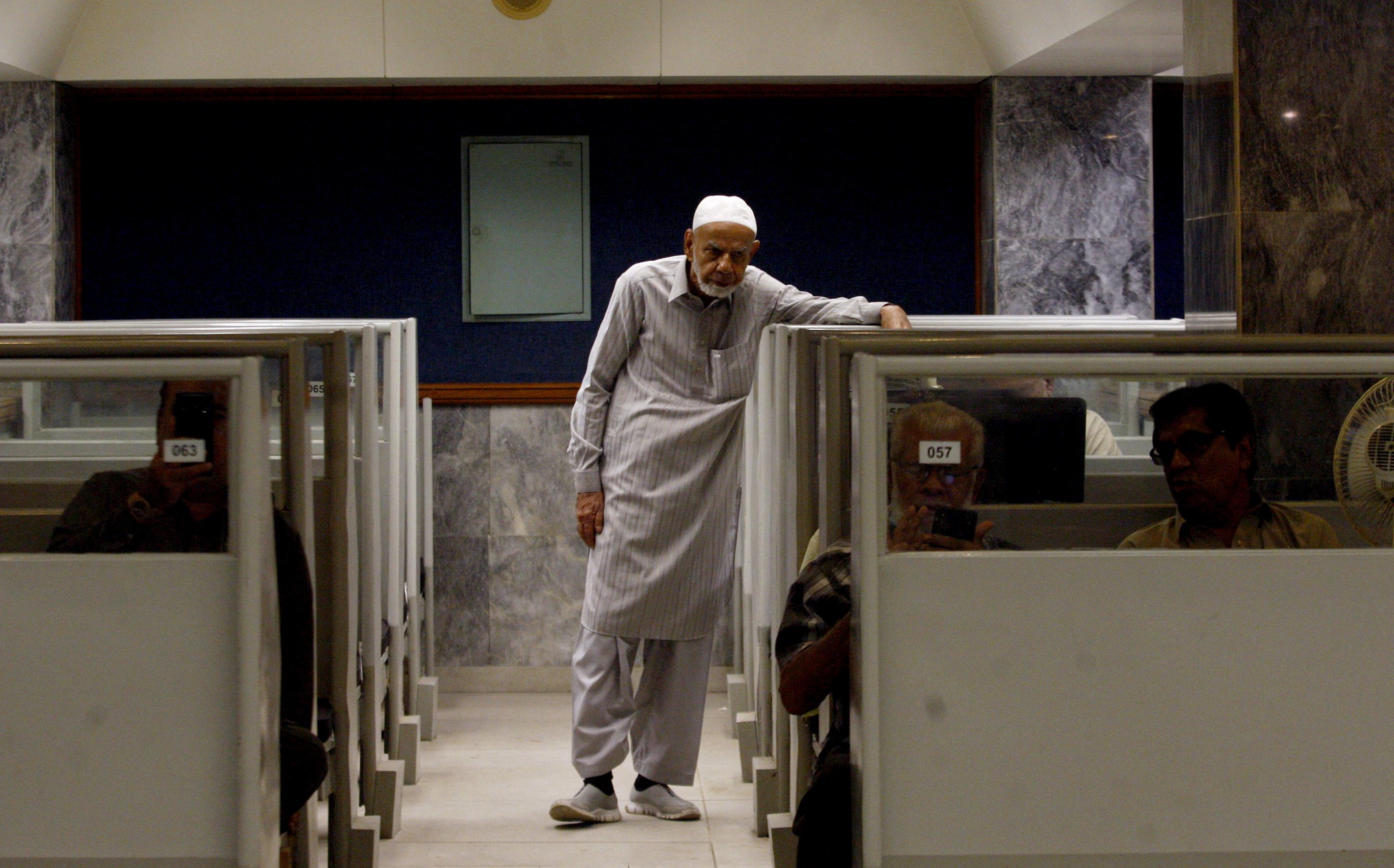 IMF reaches preliminary deal with Pakistan on $6B bailout | AP News