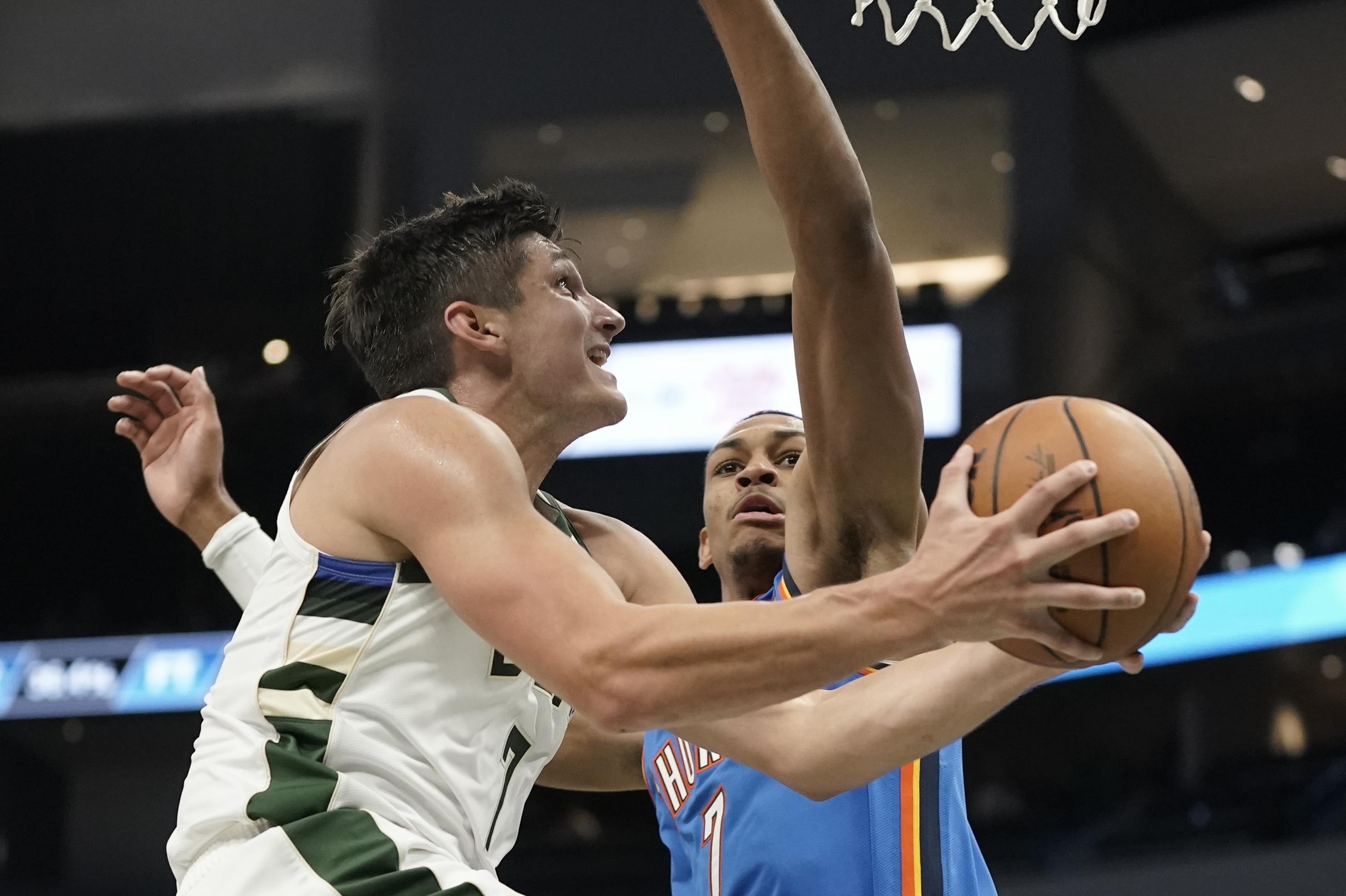 Bucks sign guard Grayson Allen to multiyear extension | AP News