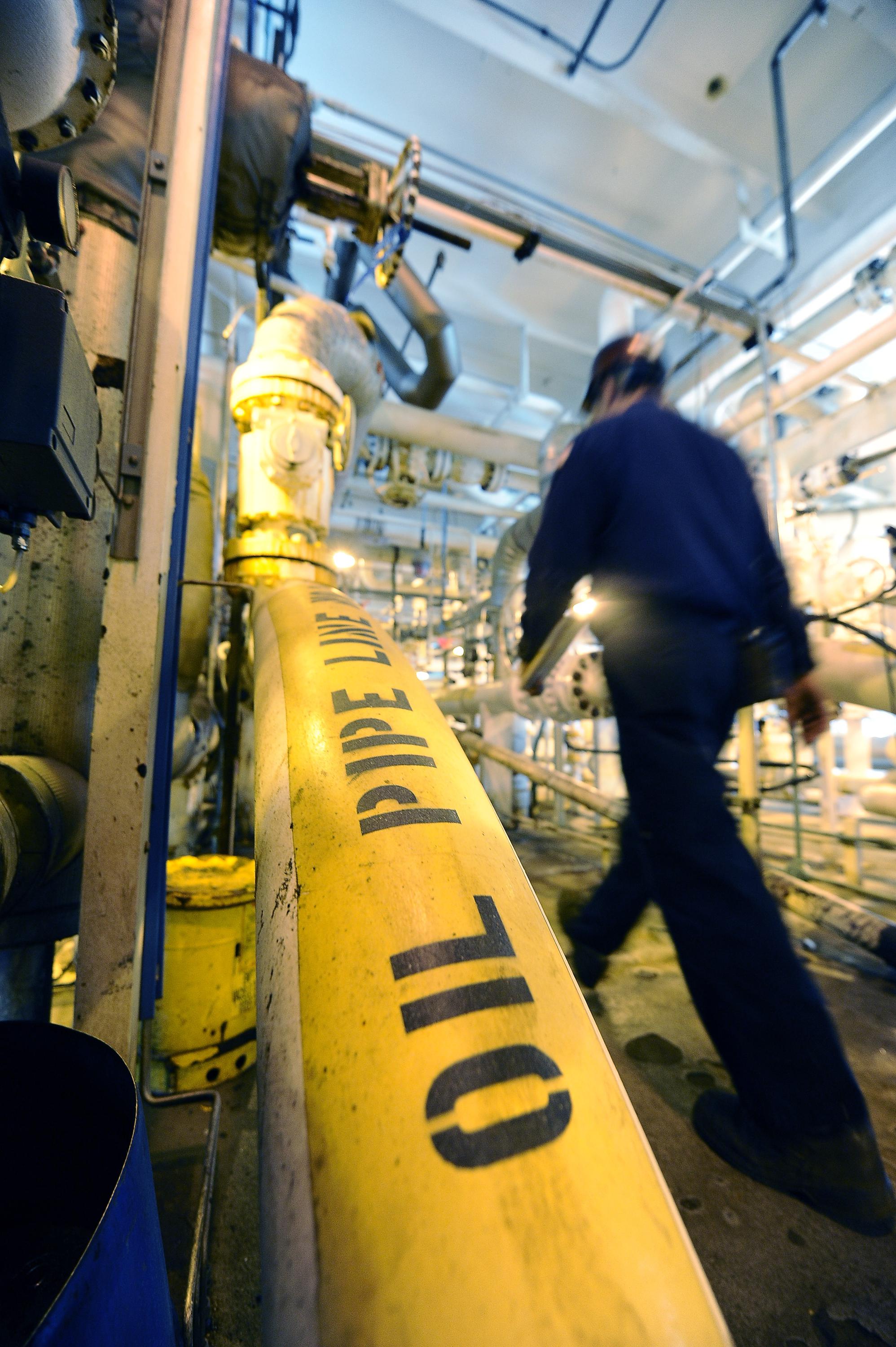Oil companies frack in coastal waters off Calif. | AP News