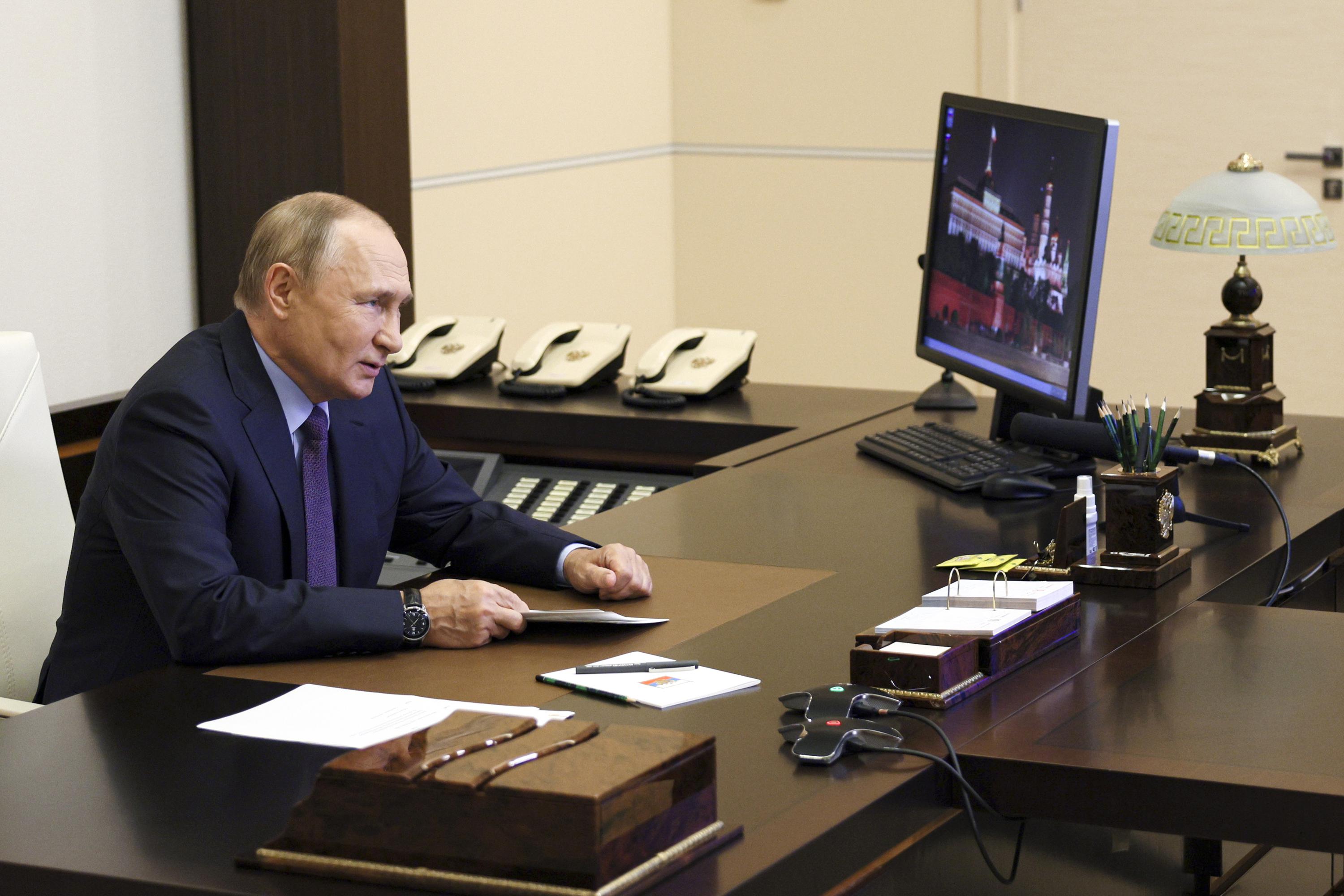 Putin critica intento de EEUU por mantener el dominio global | AP News