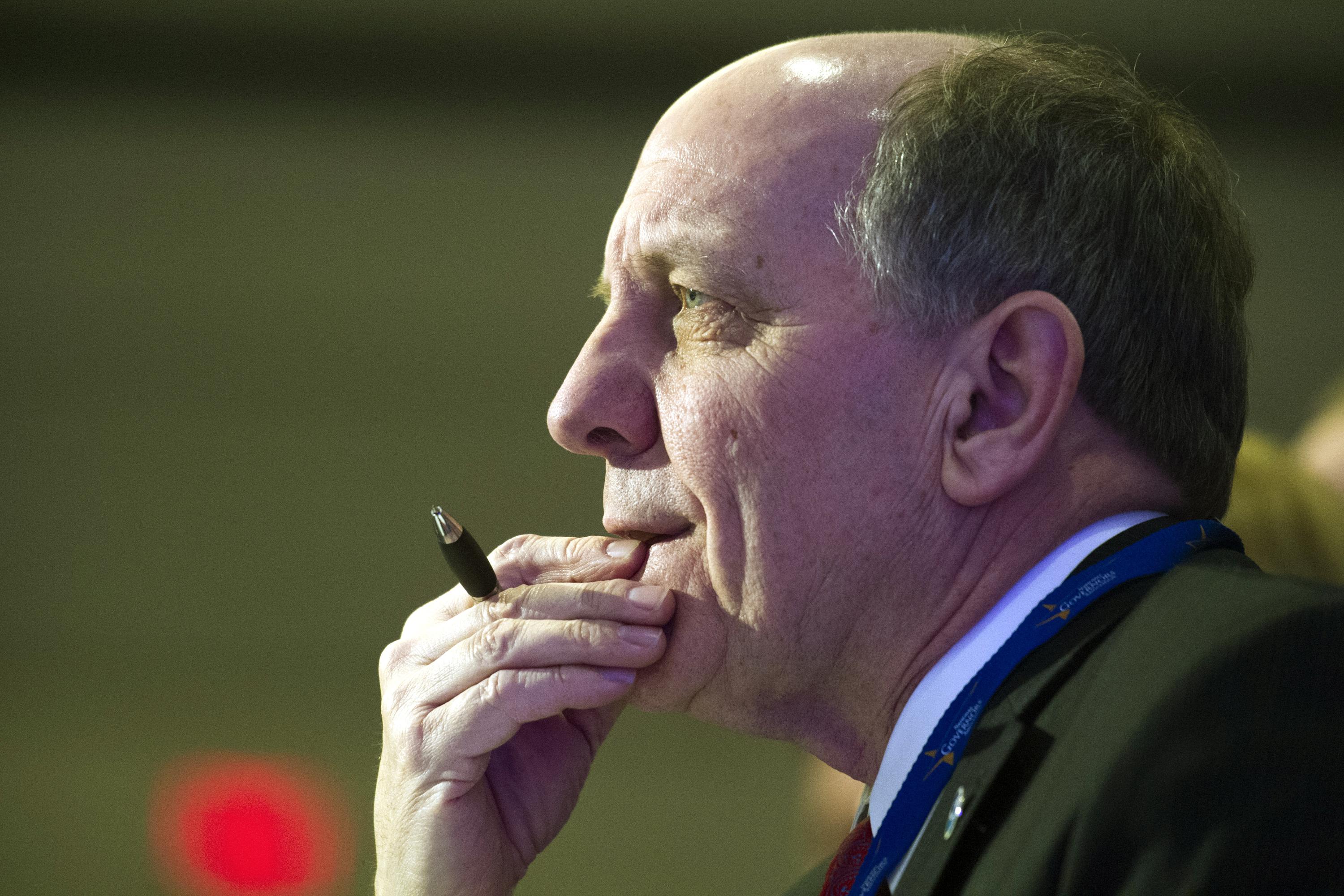 After decades in eye of storms, weather service head retires | AP News