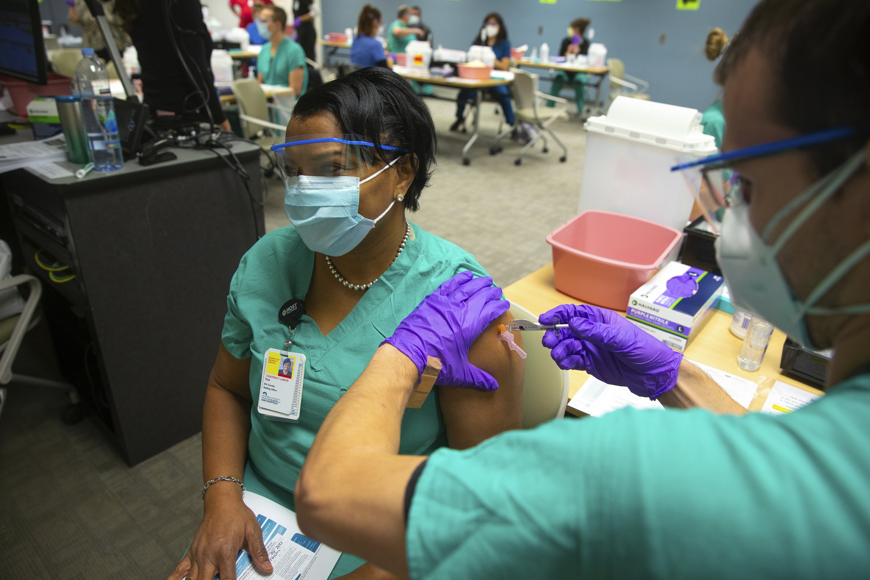 Official: New Mexico among top states in vaccine rollout | AP News