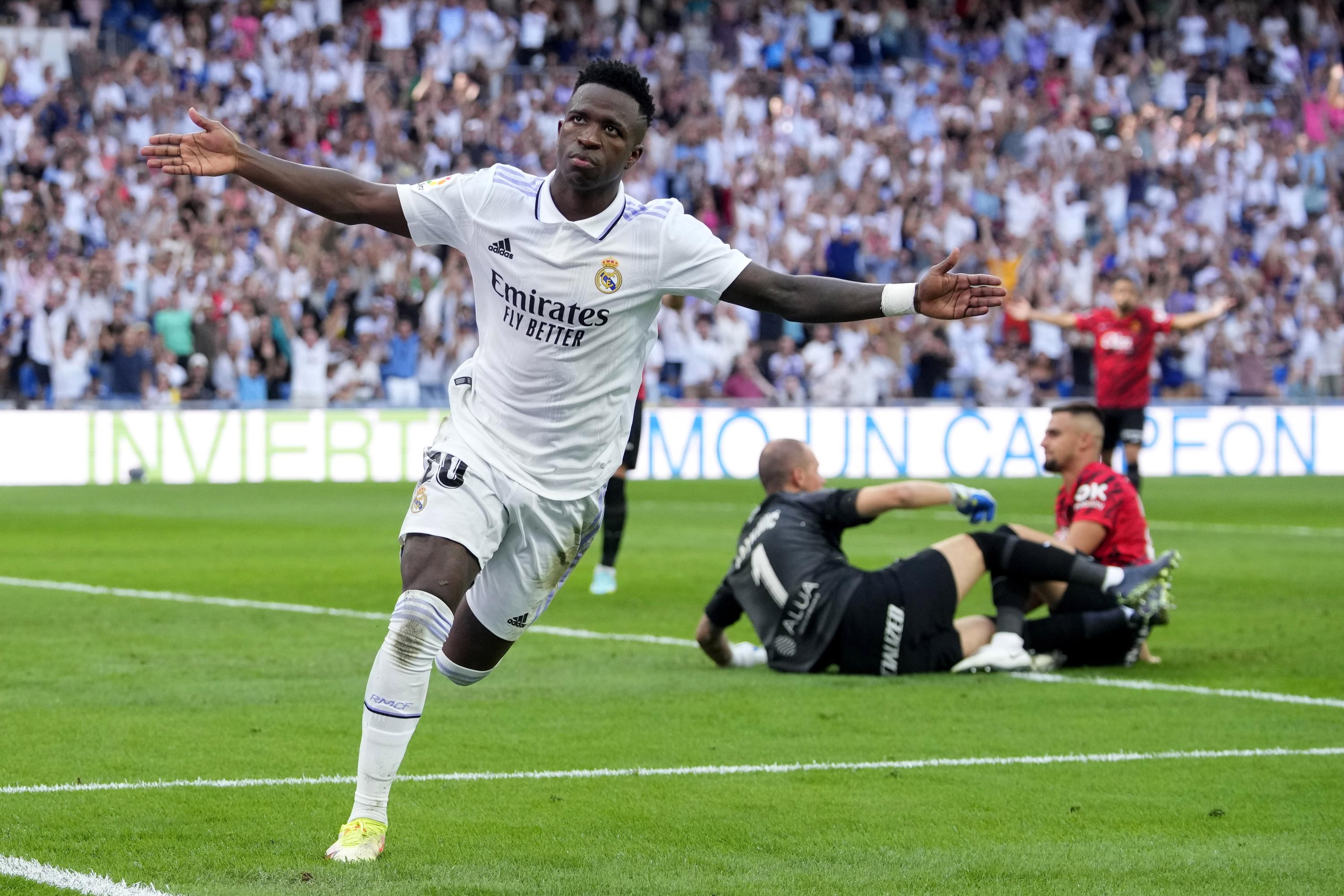 Vinicius y Rodrygo mantienen a Real Madrid con paso perfecto | AP News