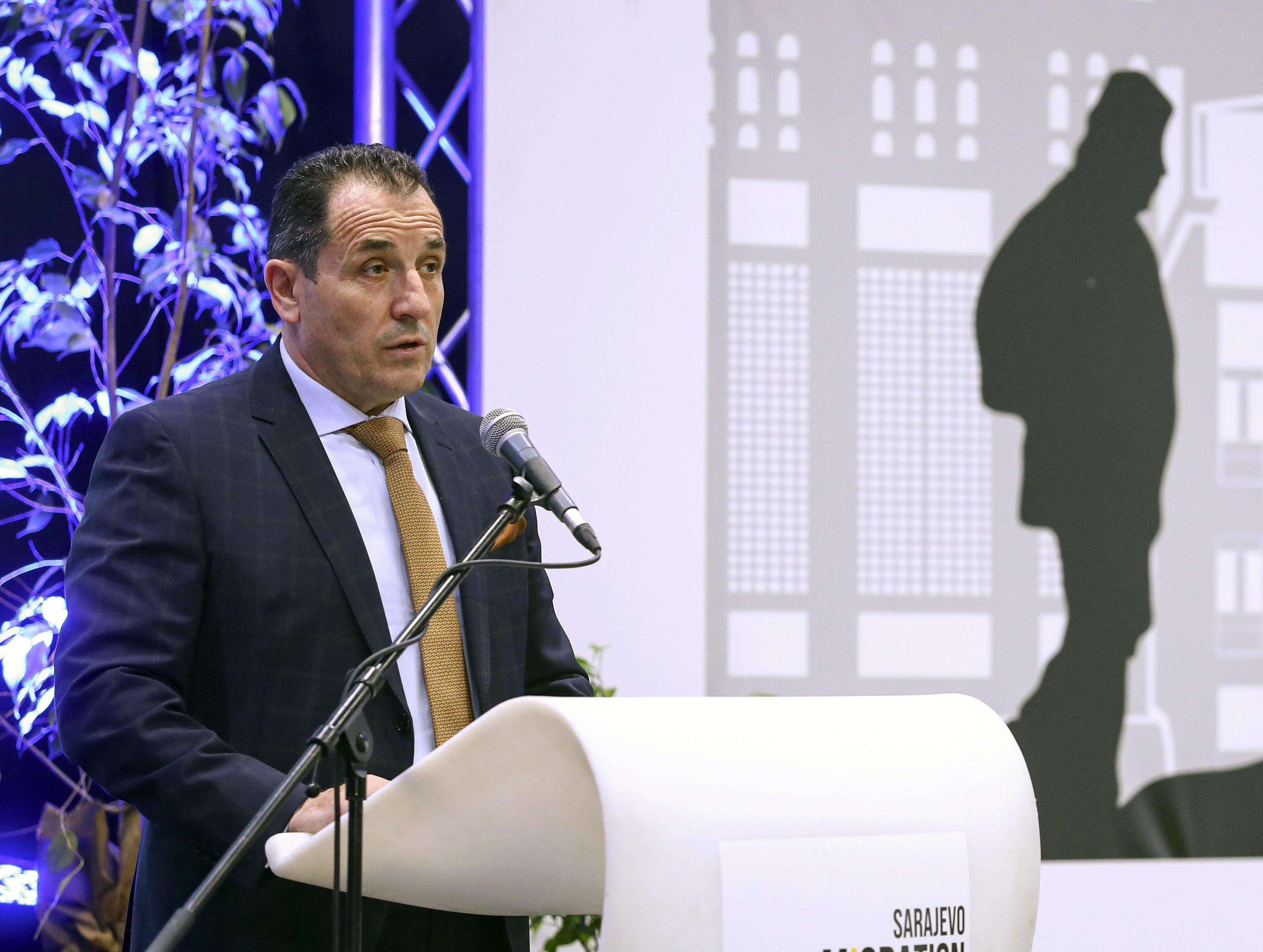 Bosnian security chief accused of corruption in weapons sale | AP News