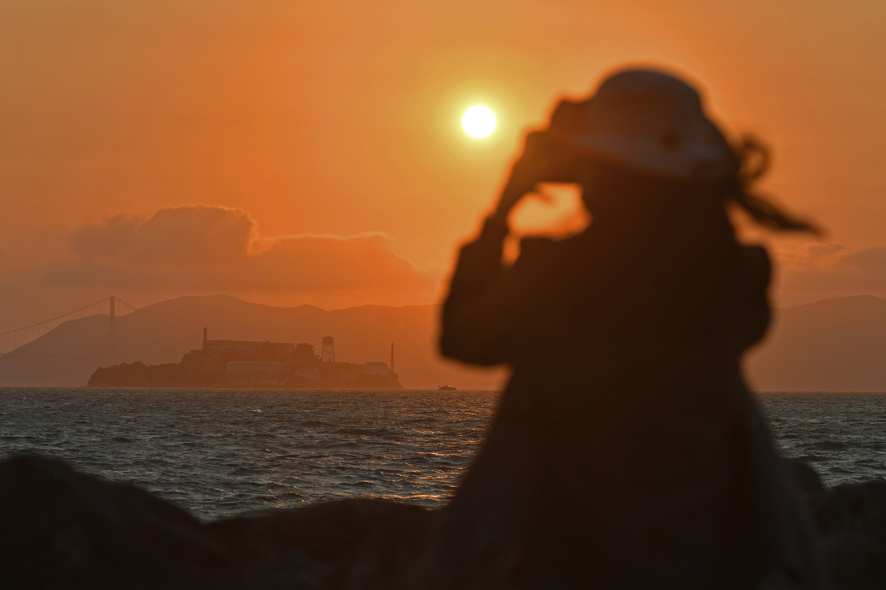 California Labor Day weekend brings heat, fire, virus fears | AP News