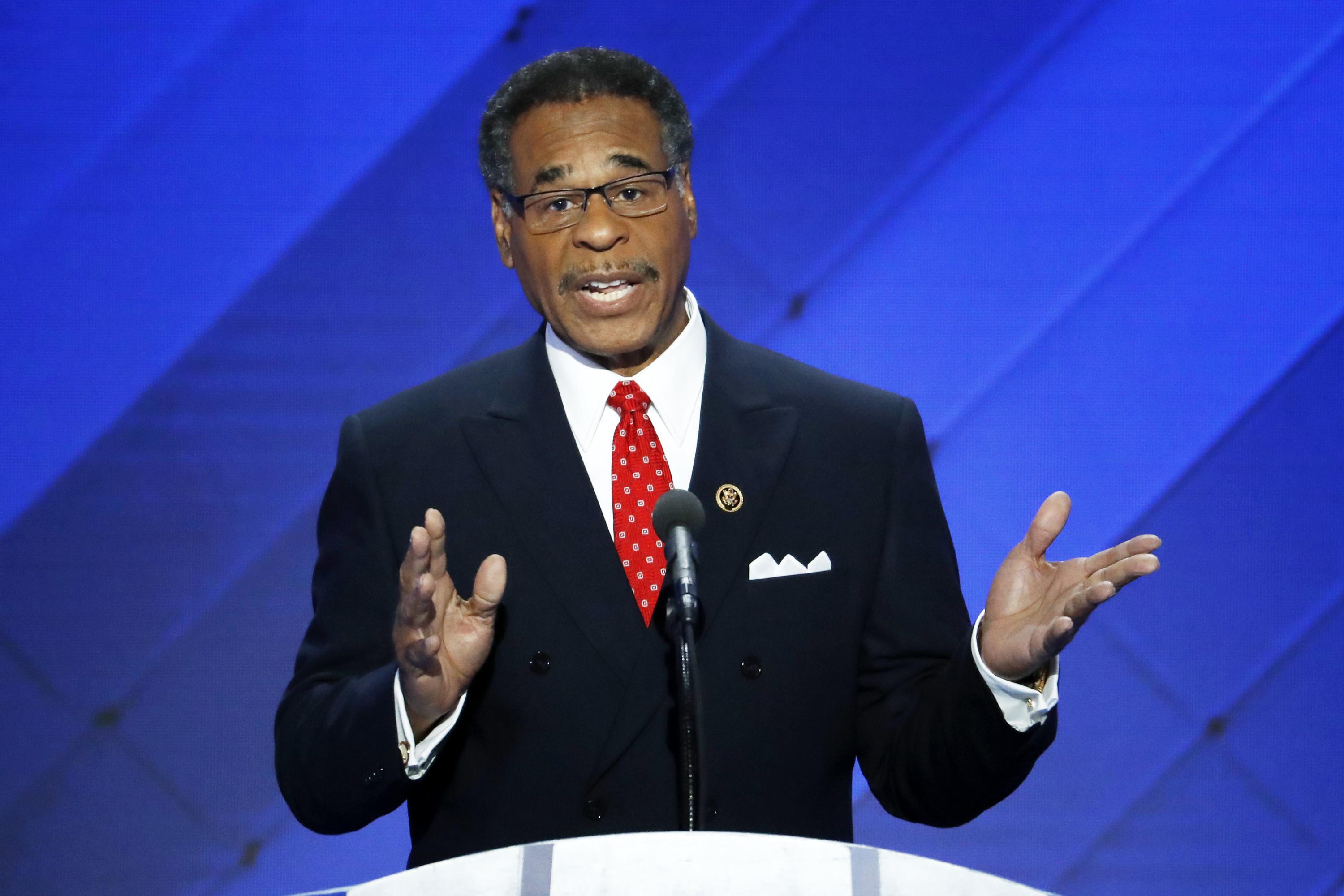 Missouri congressman defends 'A-woman' end to prayer | AP News