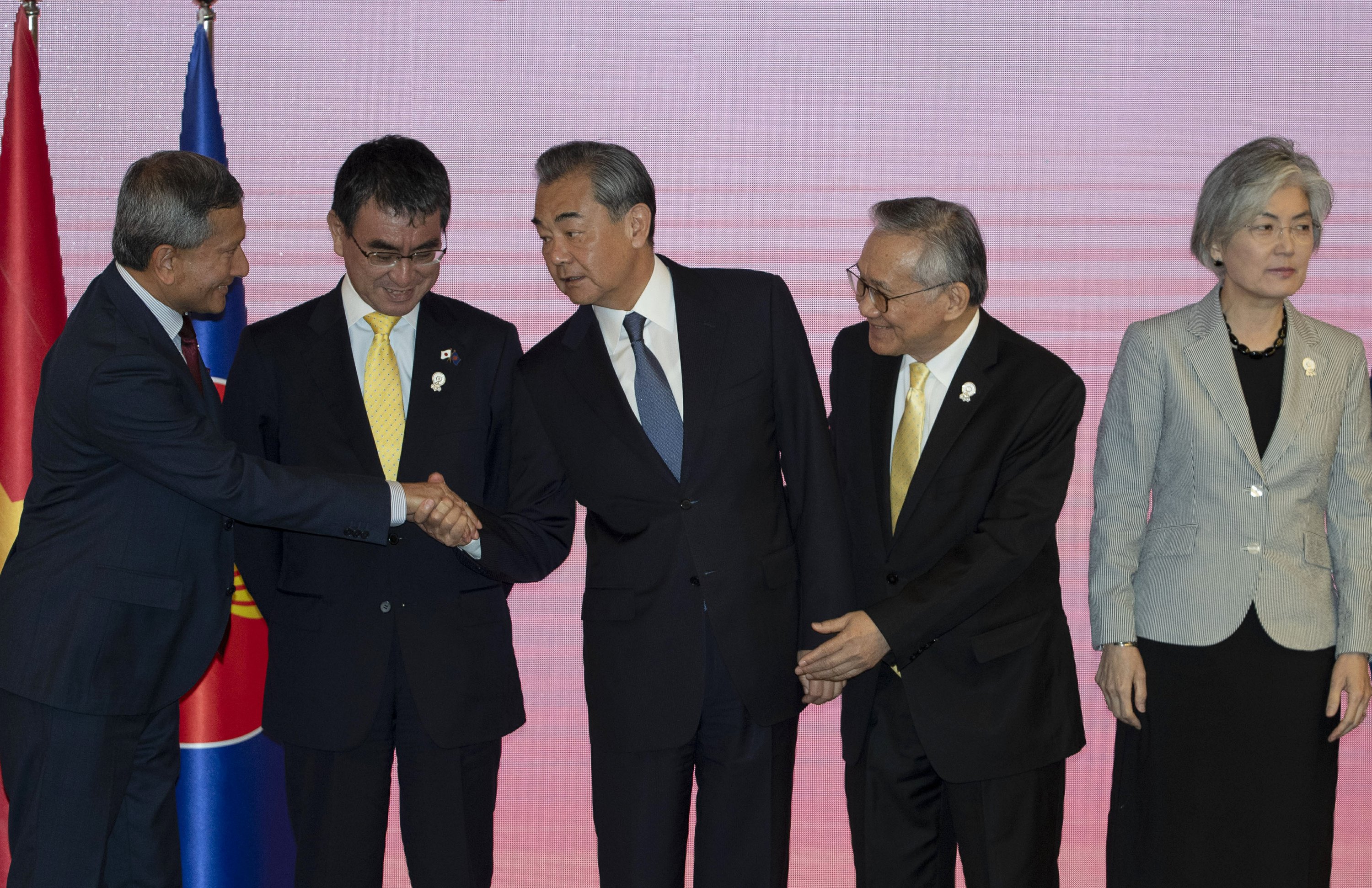 Asia-Pacific ministers push dialogue to end region's spats | AP News