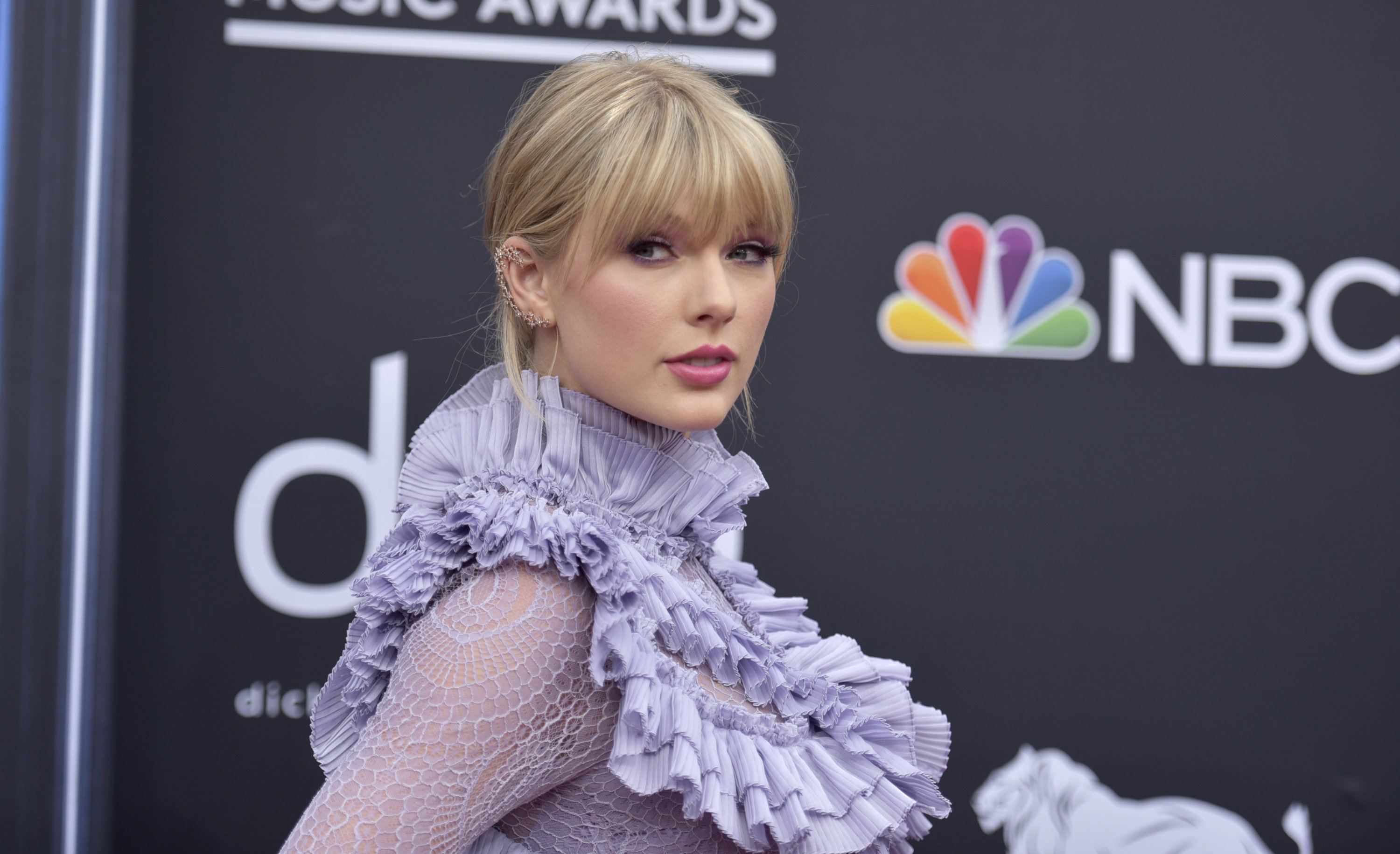 Taylor Swift asks Tennessee senator to support Equality Act | AP News