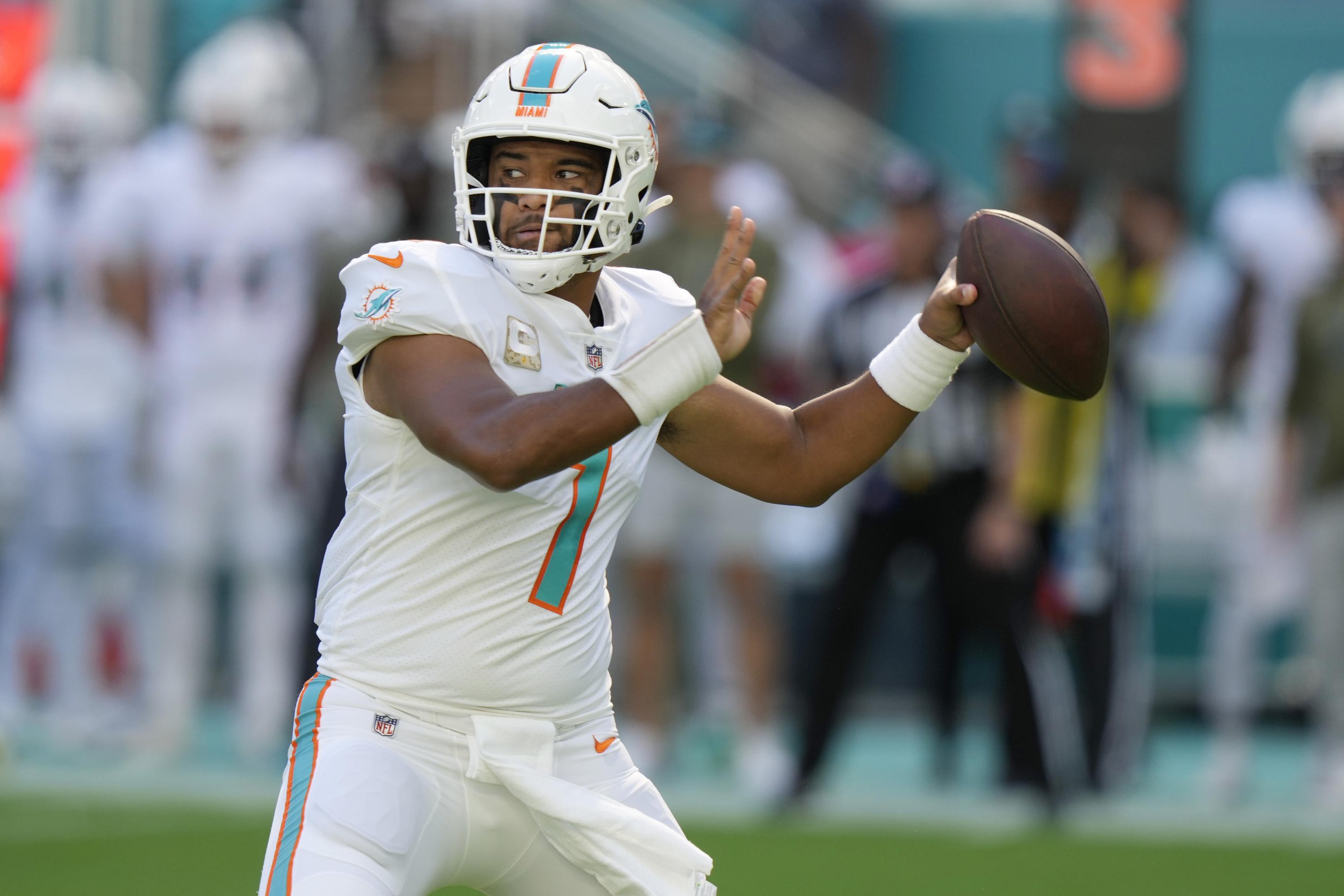 Tua lanza 3 touchdowns en paliza de Dolphins sobre Browns | AP News