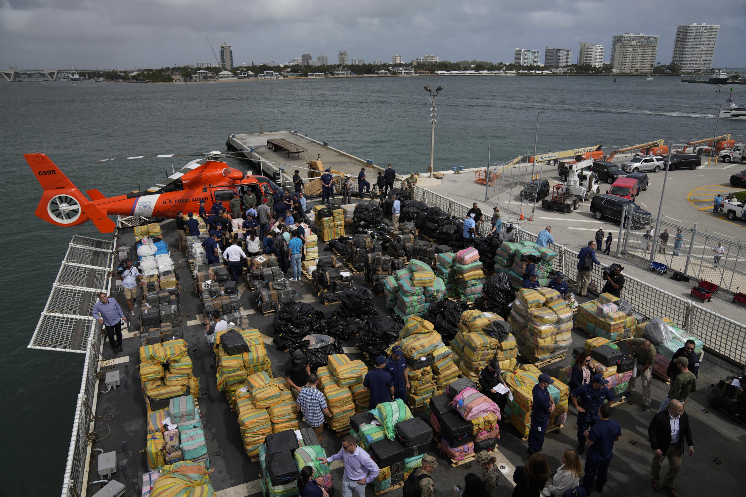U.S. Coast Guard offloads $1 billion worth of narcotics | AP News