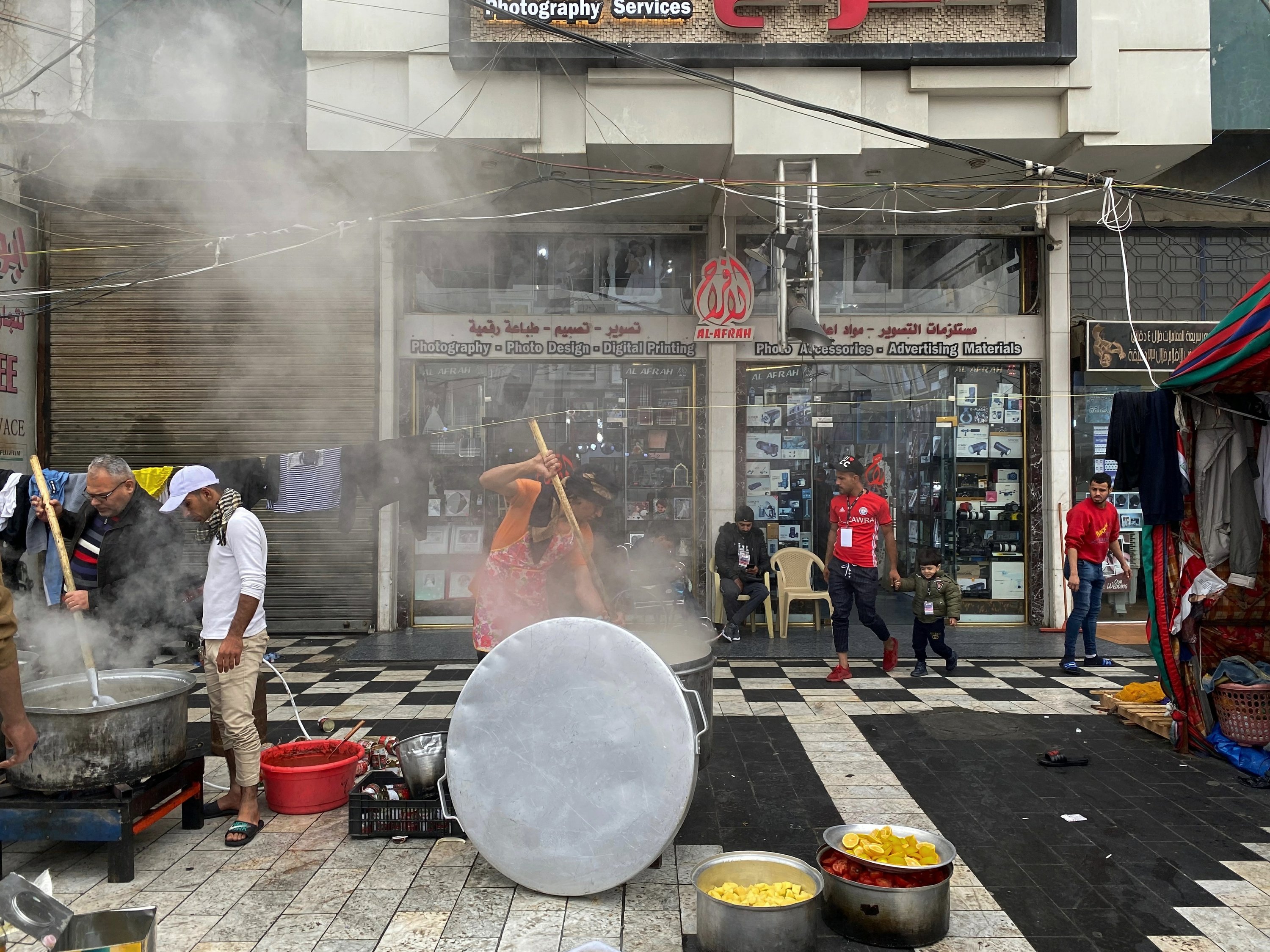 Iraq protests take toll on economy, vulnerable suffer most | AP News