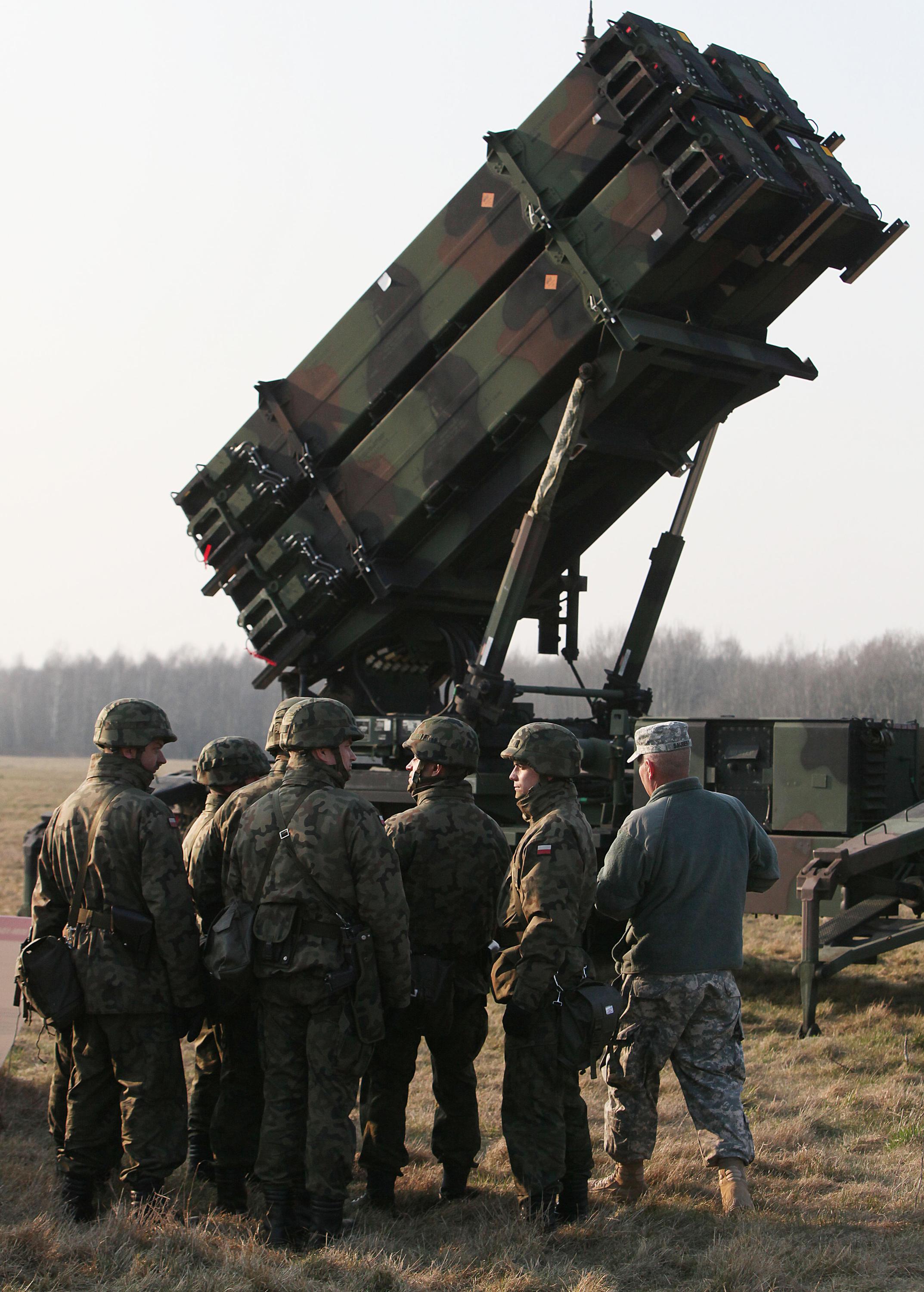 US air defense troops train fast deployment in Poland | AP News