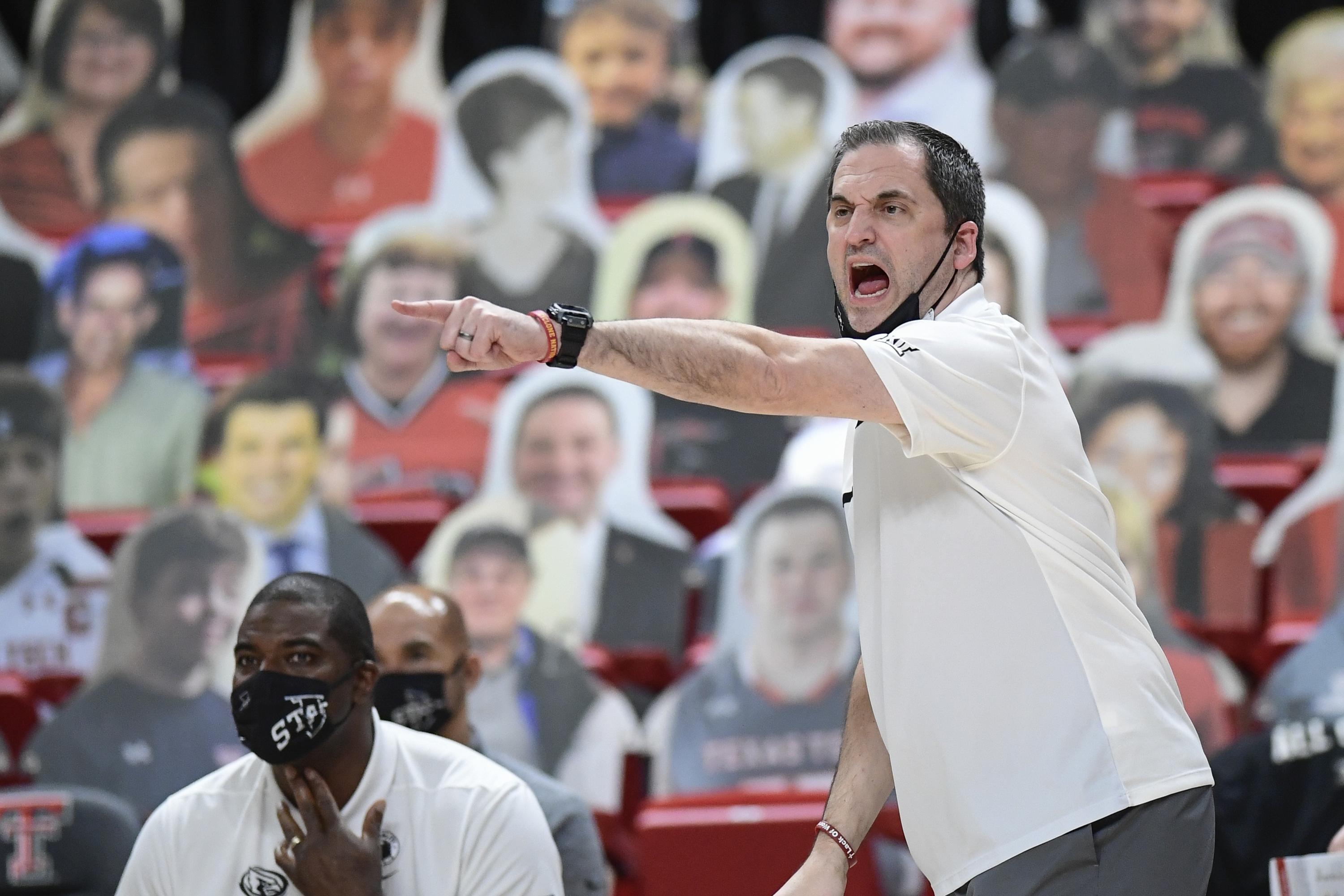 Murray State brings Prohm back as Racers men's hoops coach | AP News