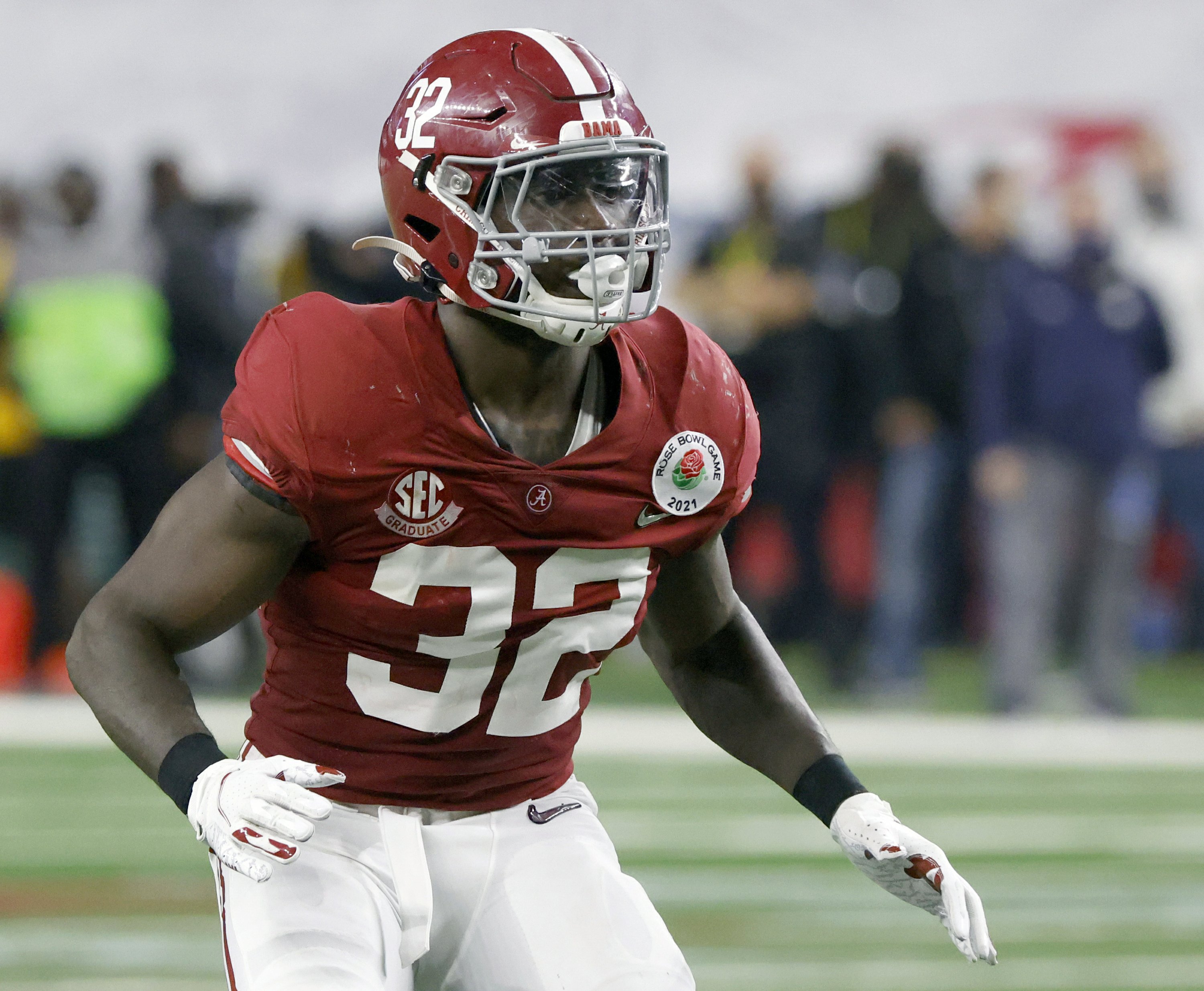 Alabama linebacker Dylan Moses anchors young Tide defense