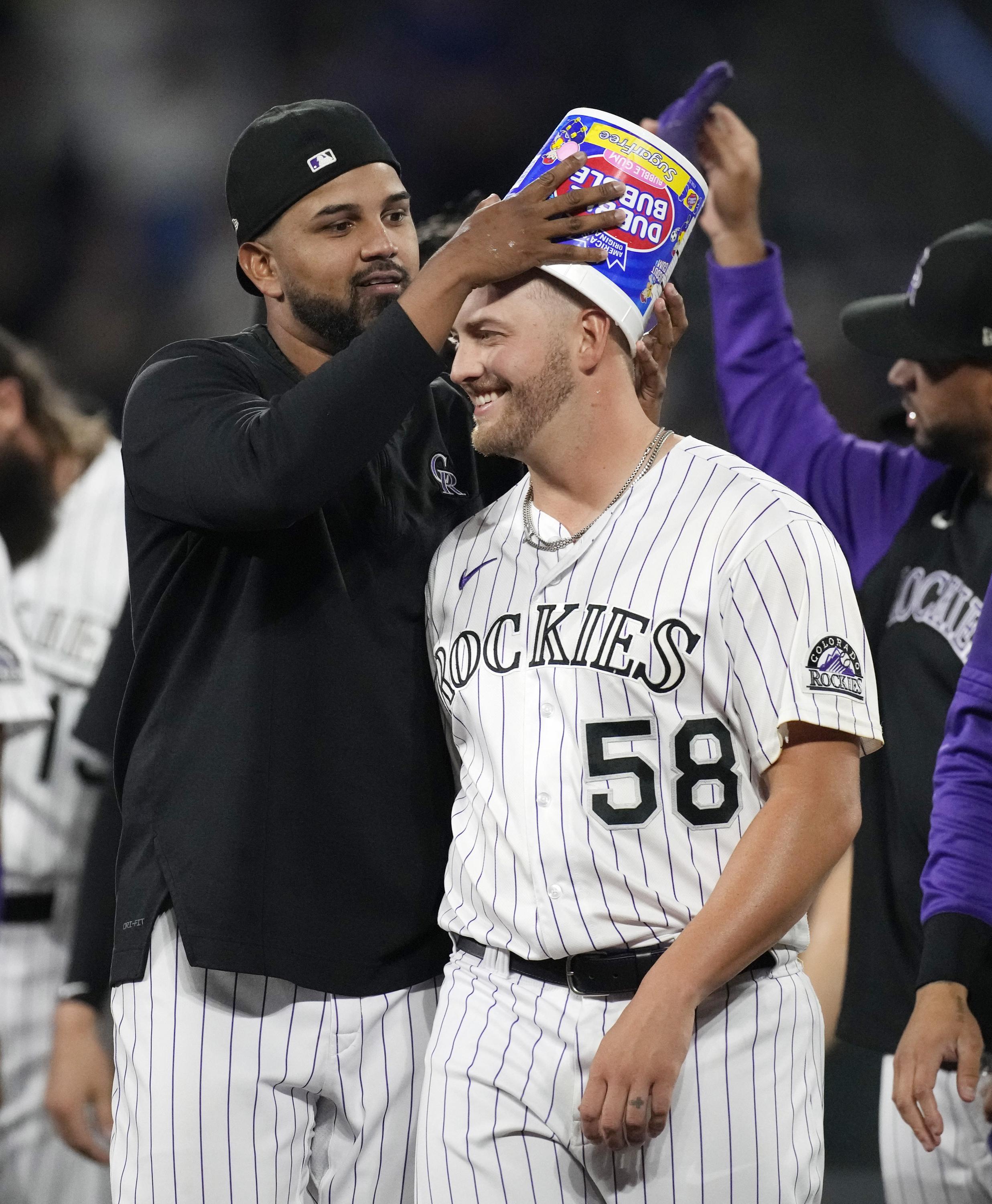 Rodgers pega sencillo en la 10ma; Rockies superan a Gigantes | AP News