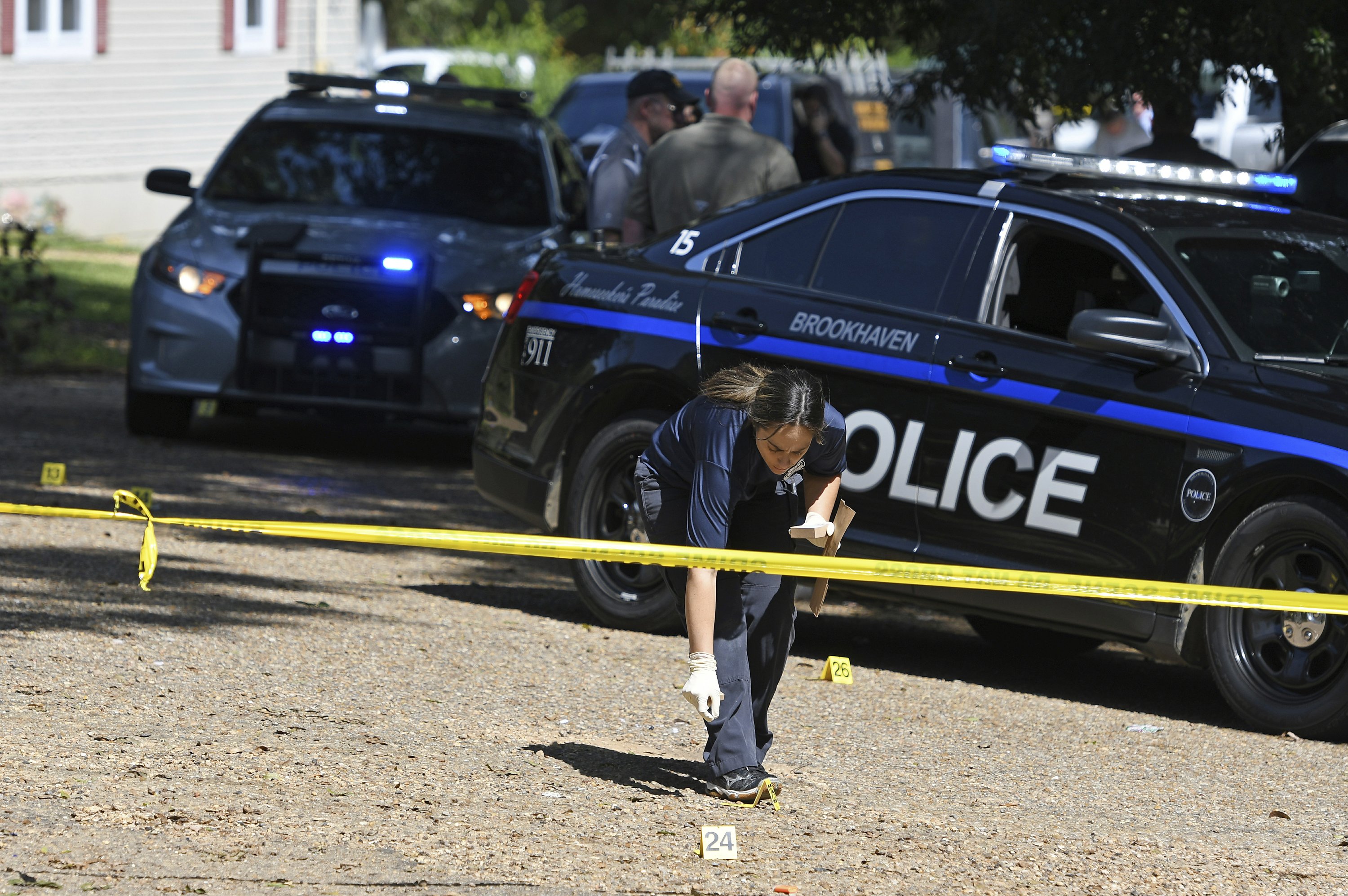 2 Mississippi Officers Die In Shooting Suspect In Custody Ap News
