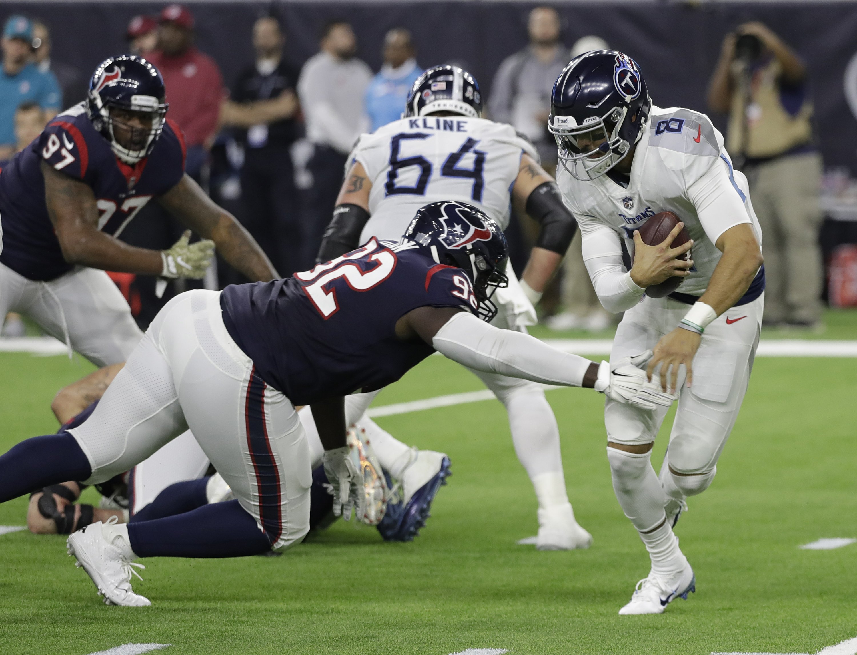 Texans beat Titans 34-17 for team-record 8th straight win | AP News