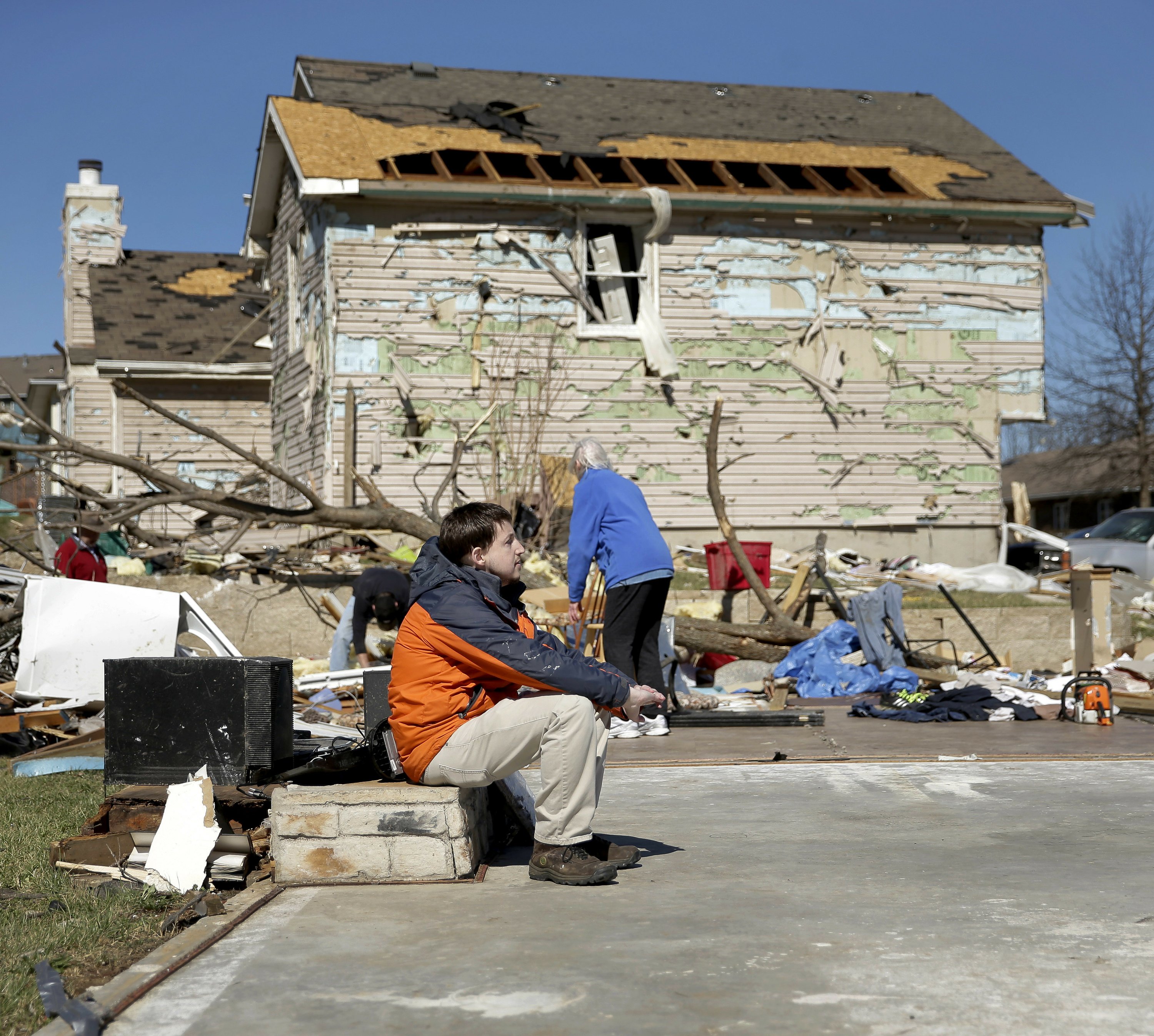 Hundreds of homes damaged in tornado-laden Midwest storm | AP News