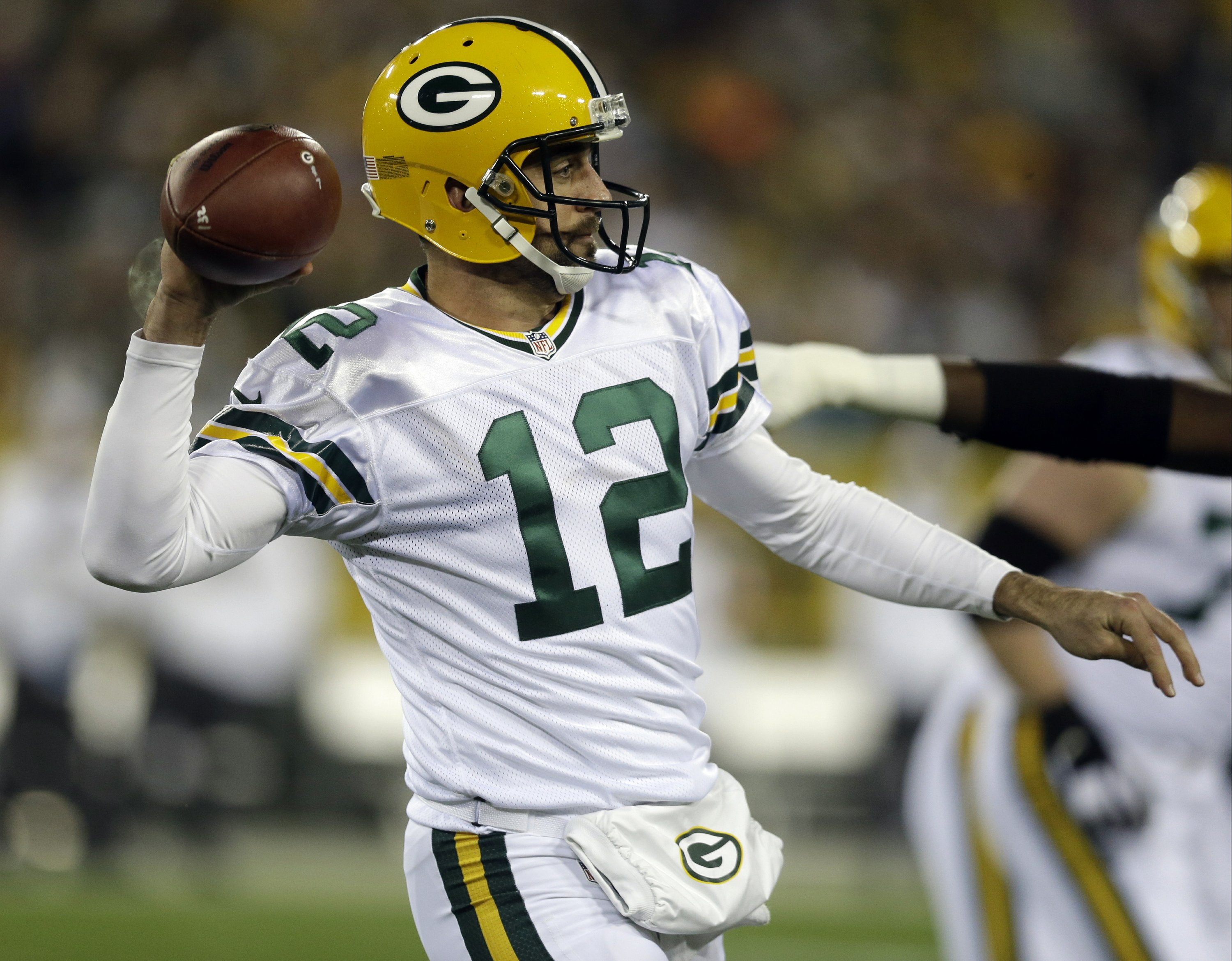 Rodgers lanza 3 pases de touchdown; Packers ganan | AP News