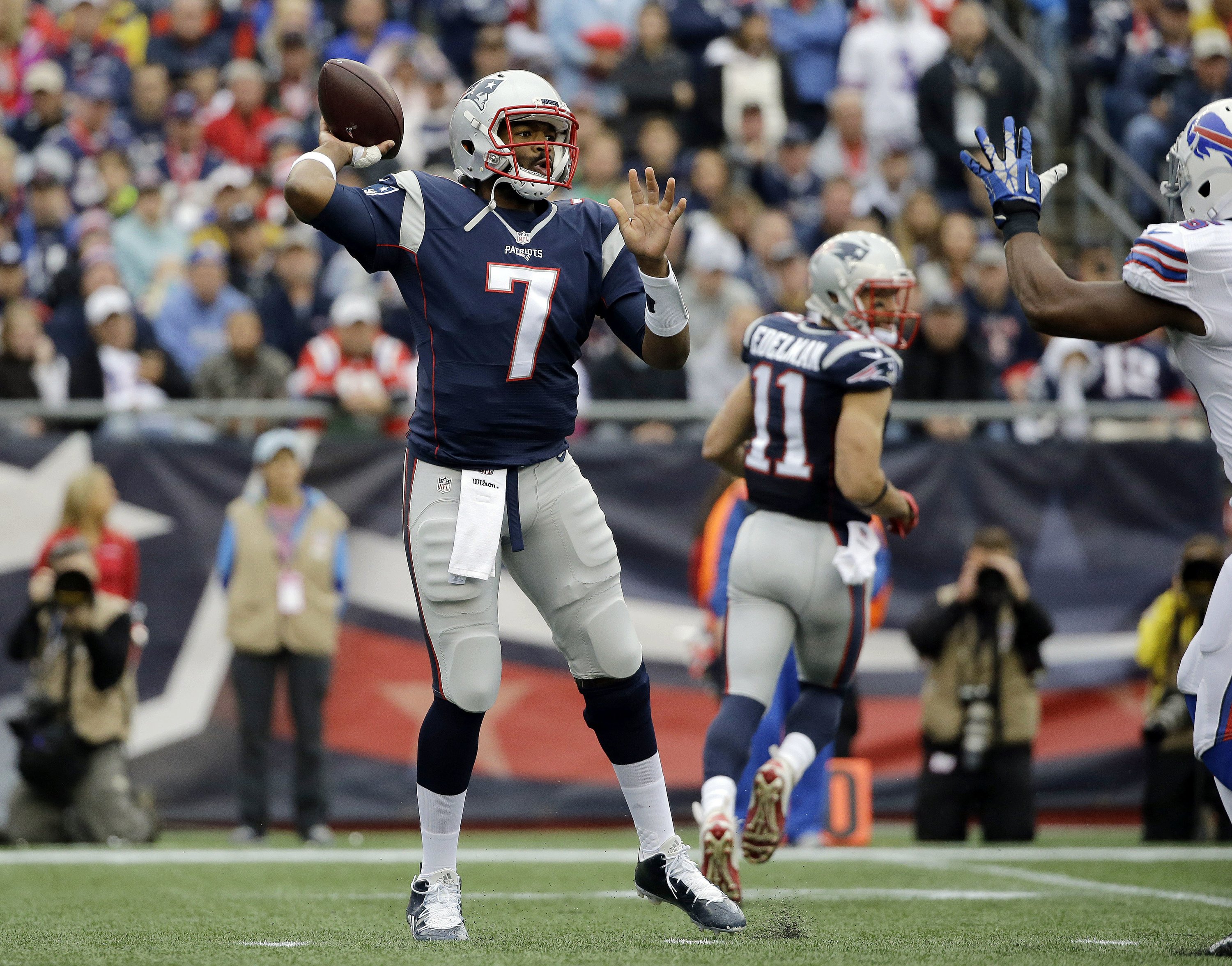 Bills QB Taylor commanding in 16-0 win over Patriots | AP News