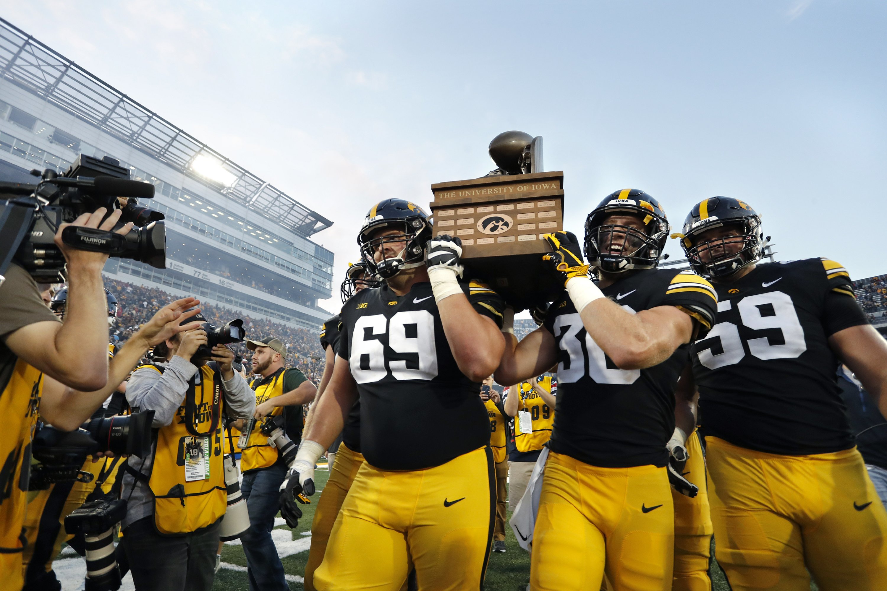 Iowa beats Iowa State 13-3 for 4th straight win in series | AP News