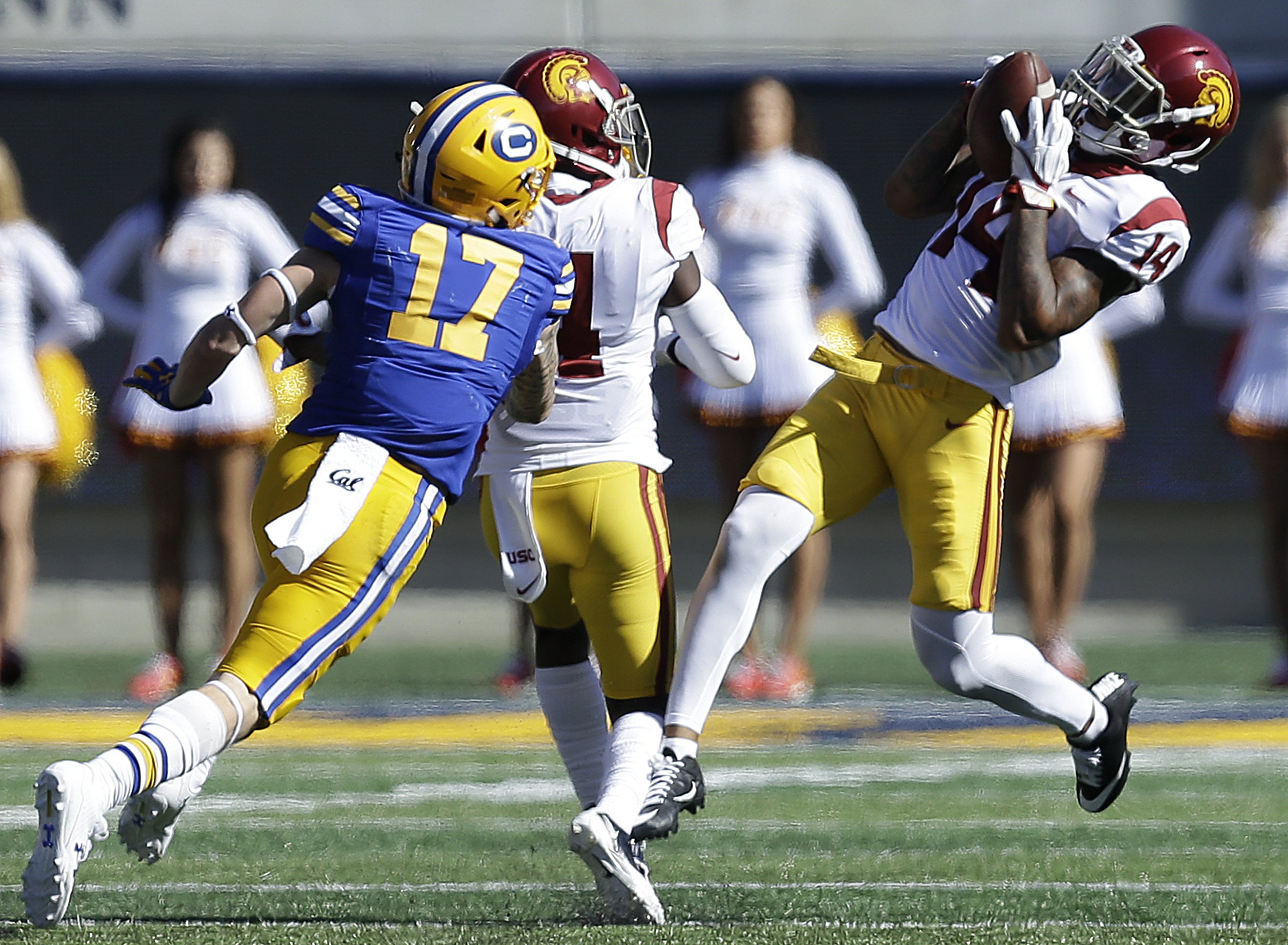 No. 5 USC pulls away late for 30-20 win over California | AP News