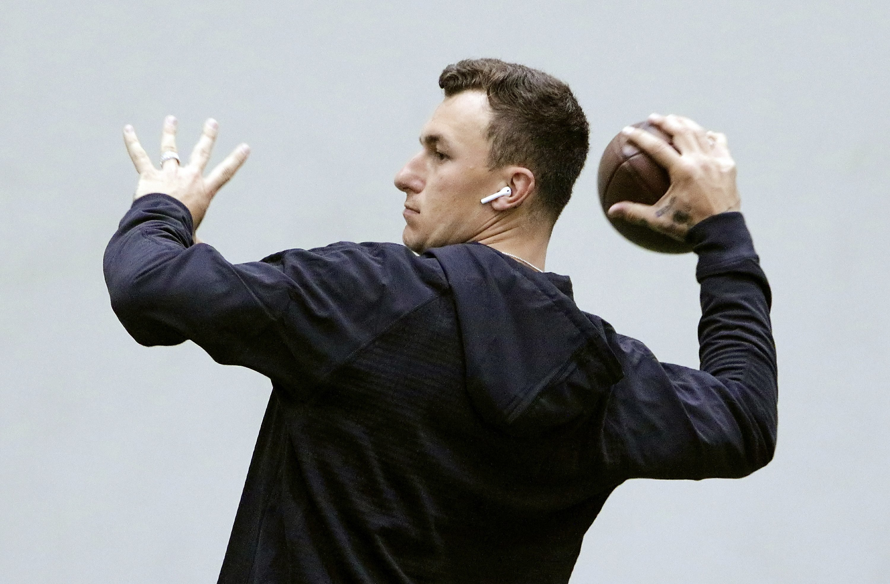 Johnny Manziel's Spring League debut set for April 7 | AP News