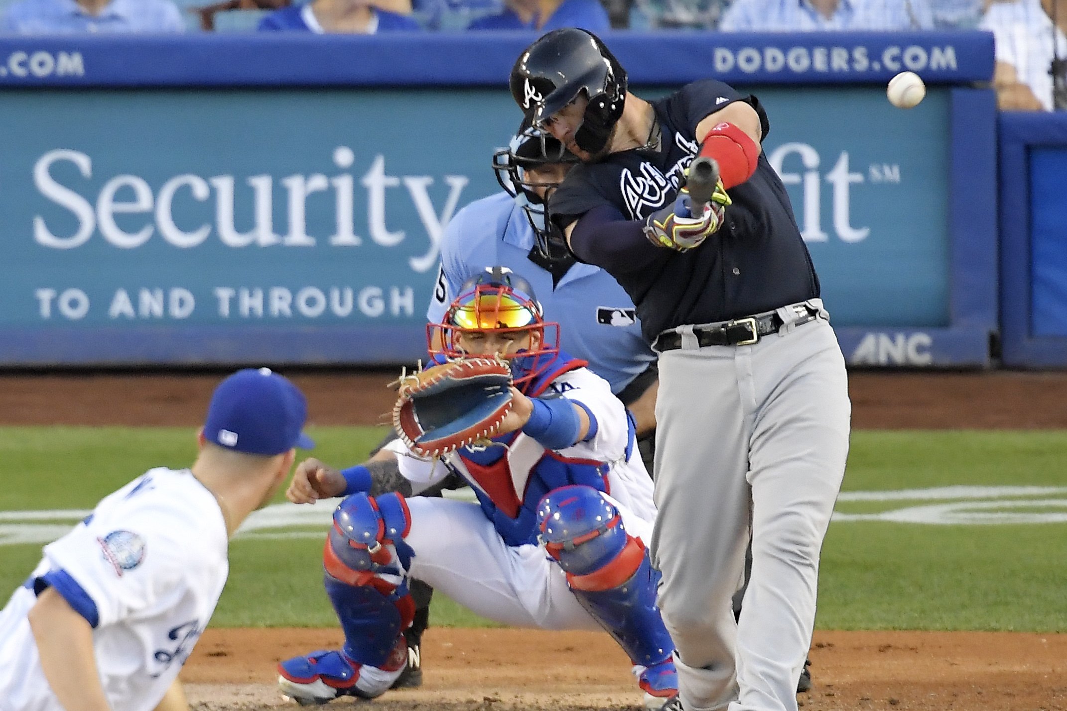 Freeman, Flowers lift Braves over Dodgers 5-3 | AP News