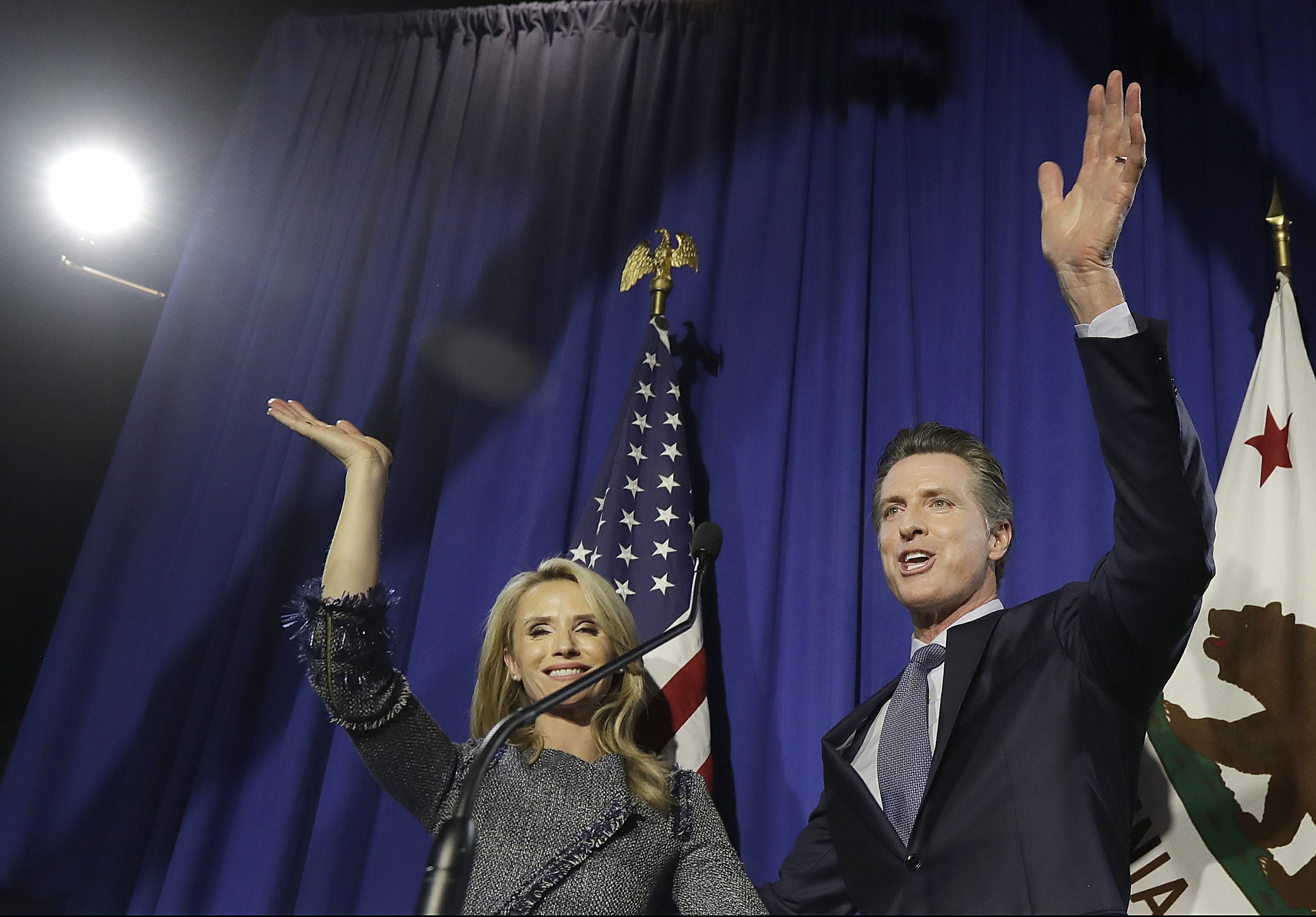 Democrats hope for 'blue wave' push from 8-state primary day | AP News