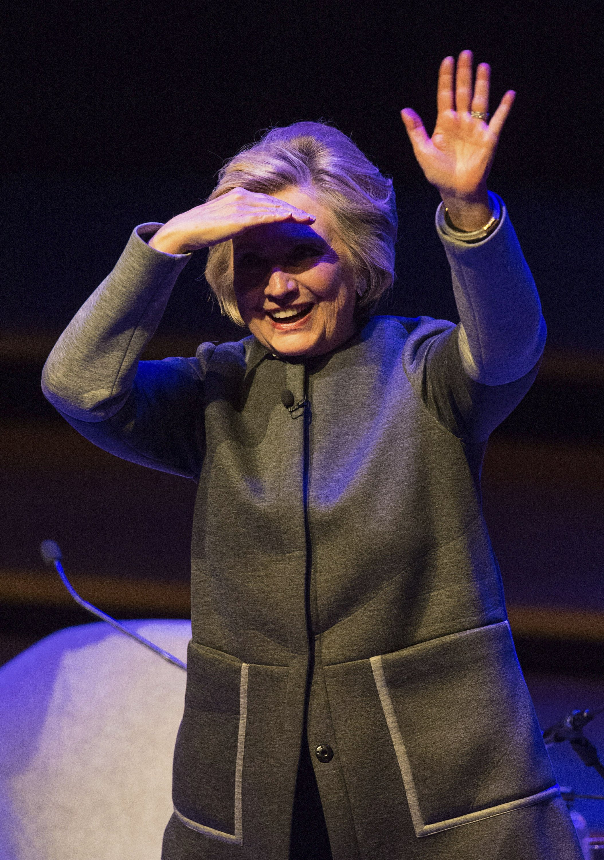 Trump dice carta de Comey demuestra que exoneró a Clinton | AP News