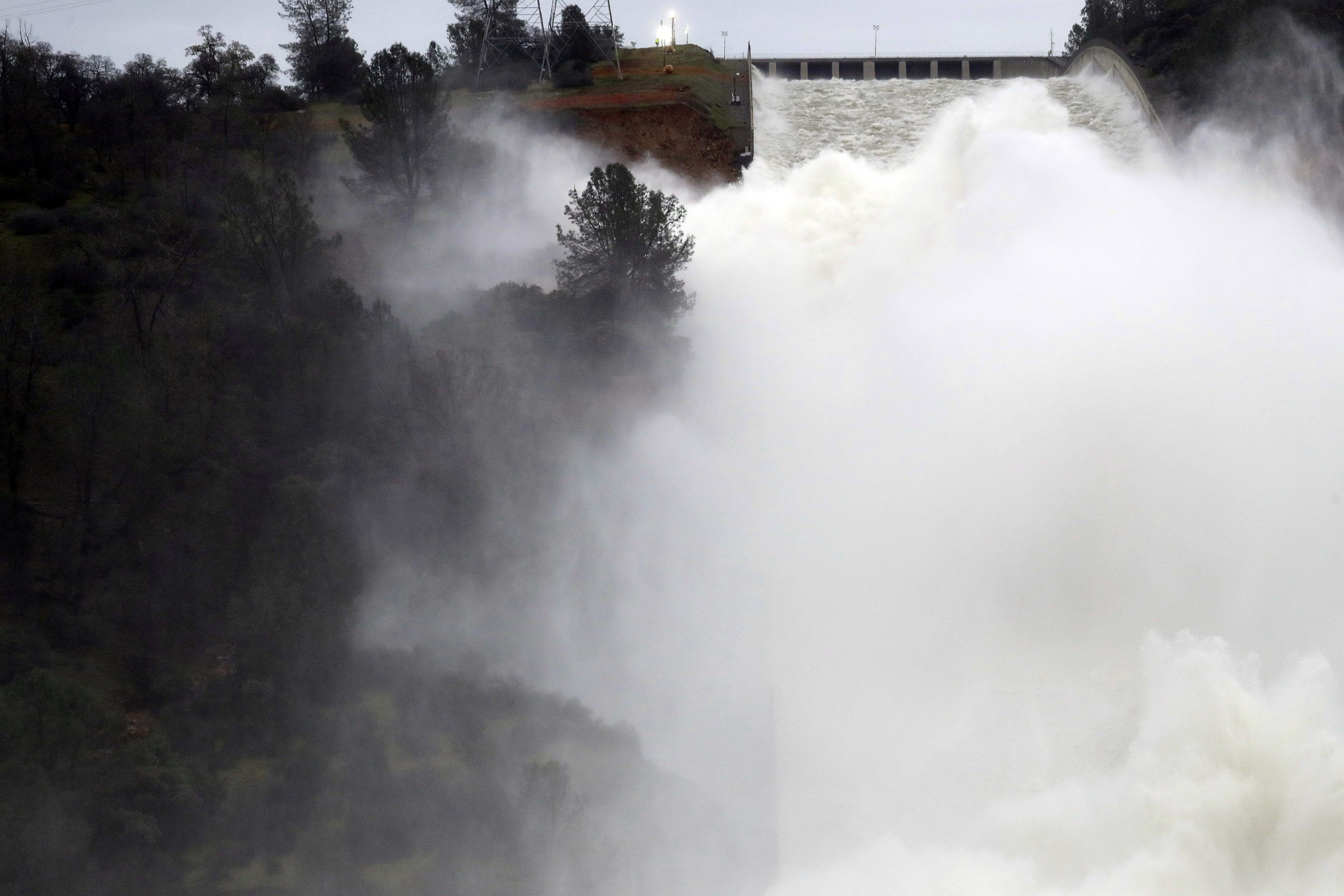 Cracks may offer clues to California dam's troubles | AP News