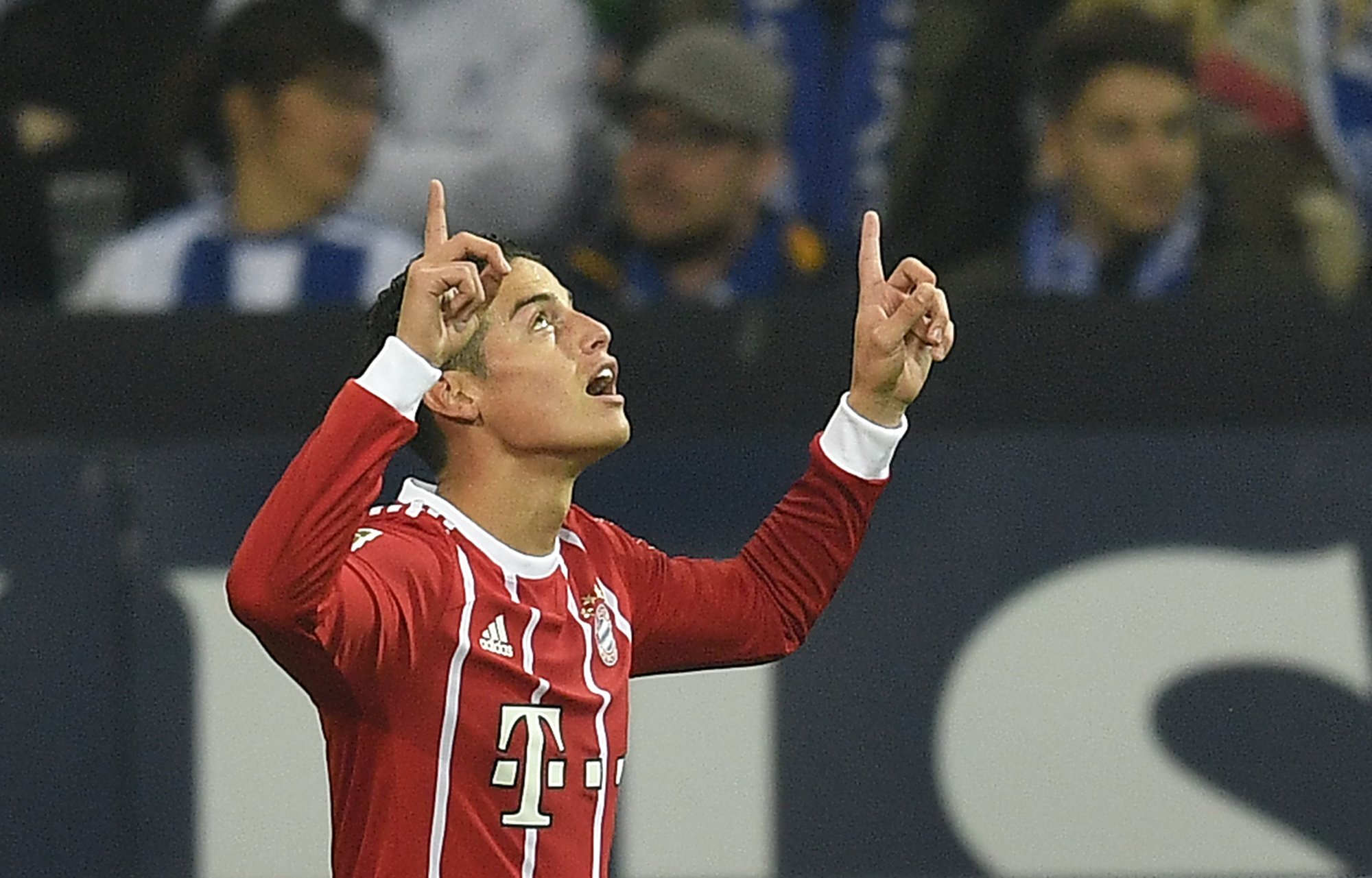 Rutilante debut de James con Bayern Múnich en la Bundesliga | AP News