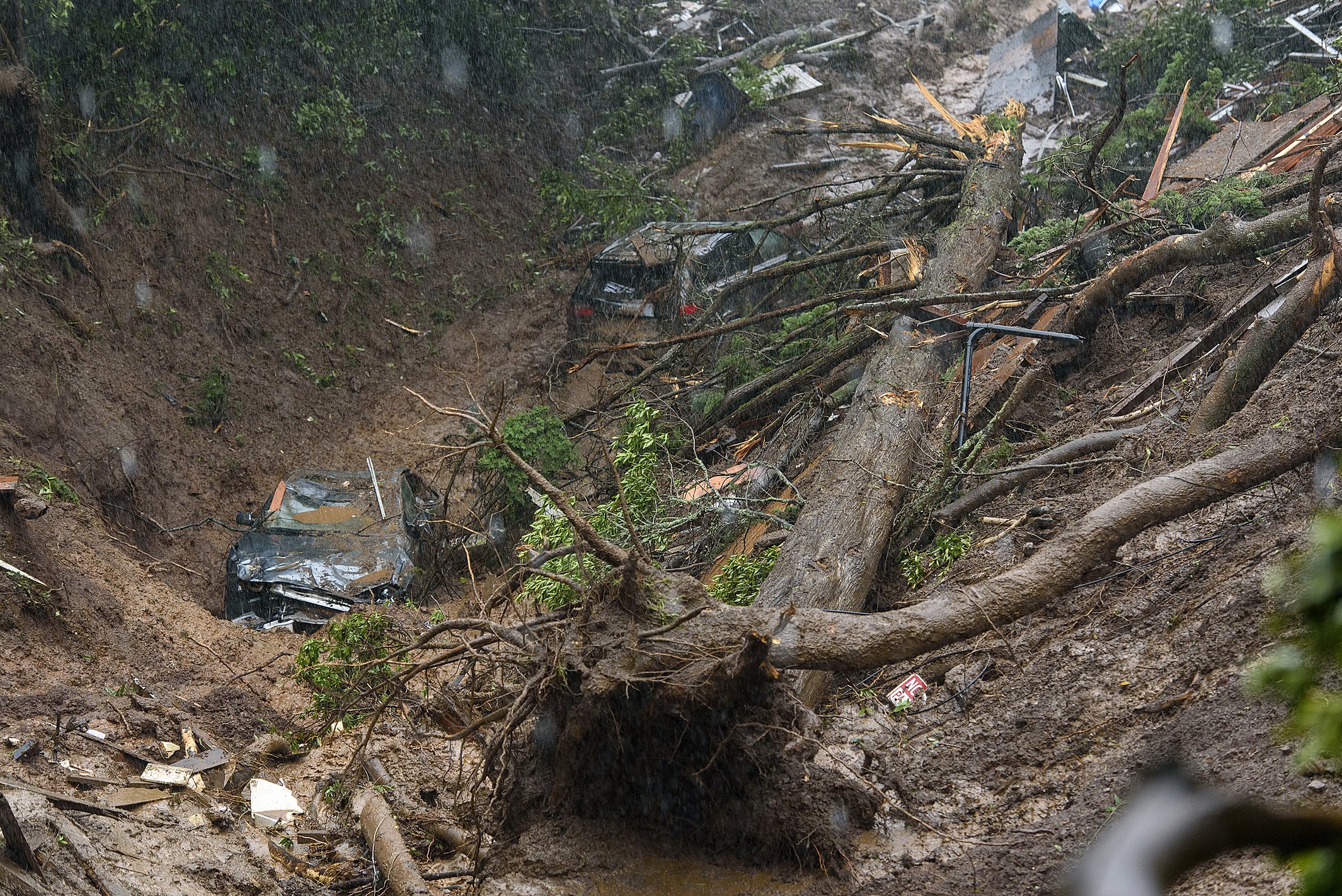 Storm creates chaos in California with flooding, mudslides