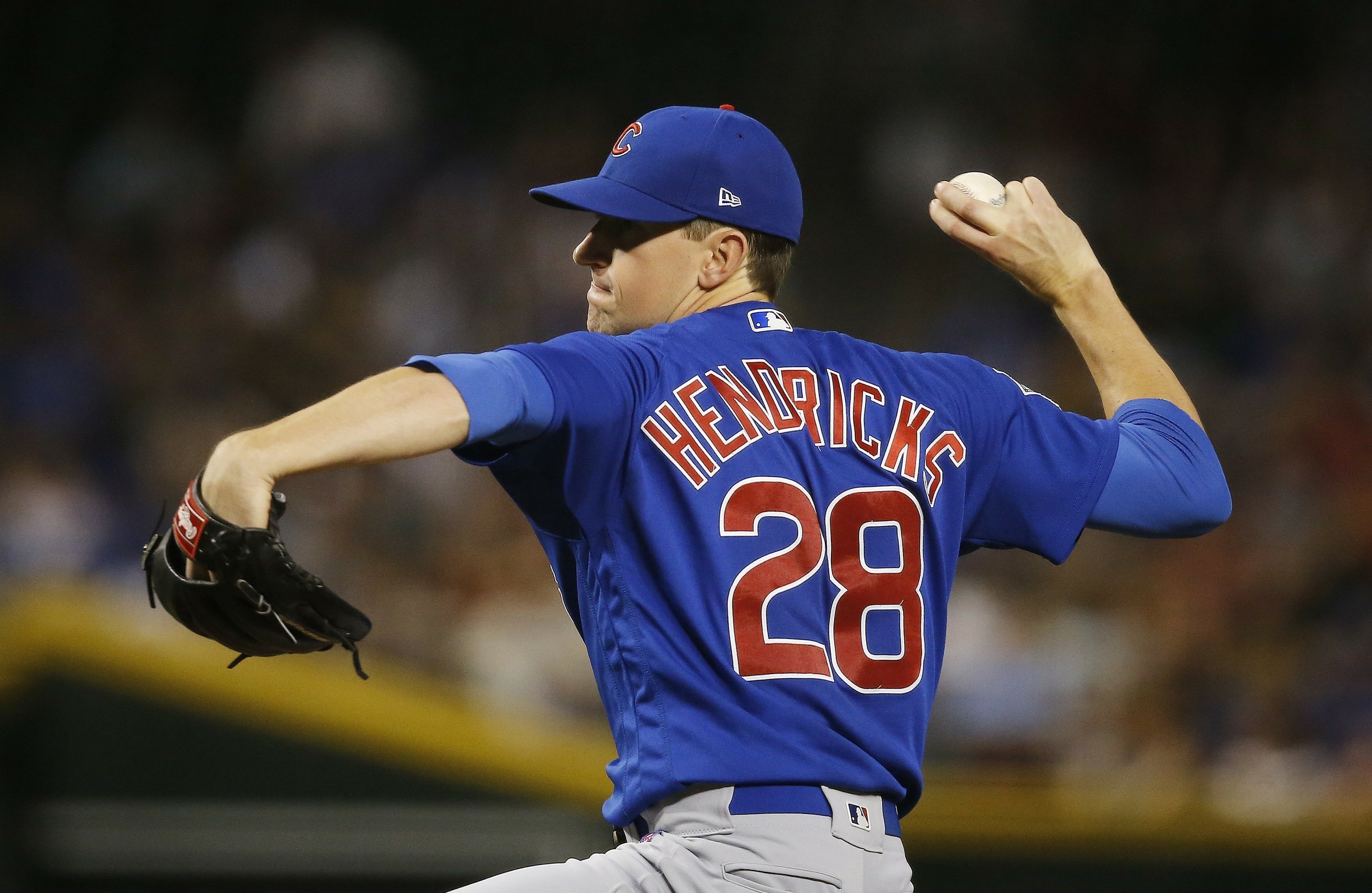 Hendricks acepta sólo 1 hit hasta la 9na; Cachorros ganan | AP News